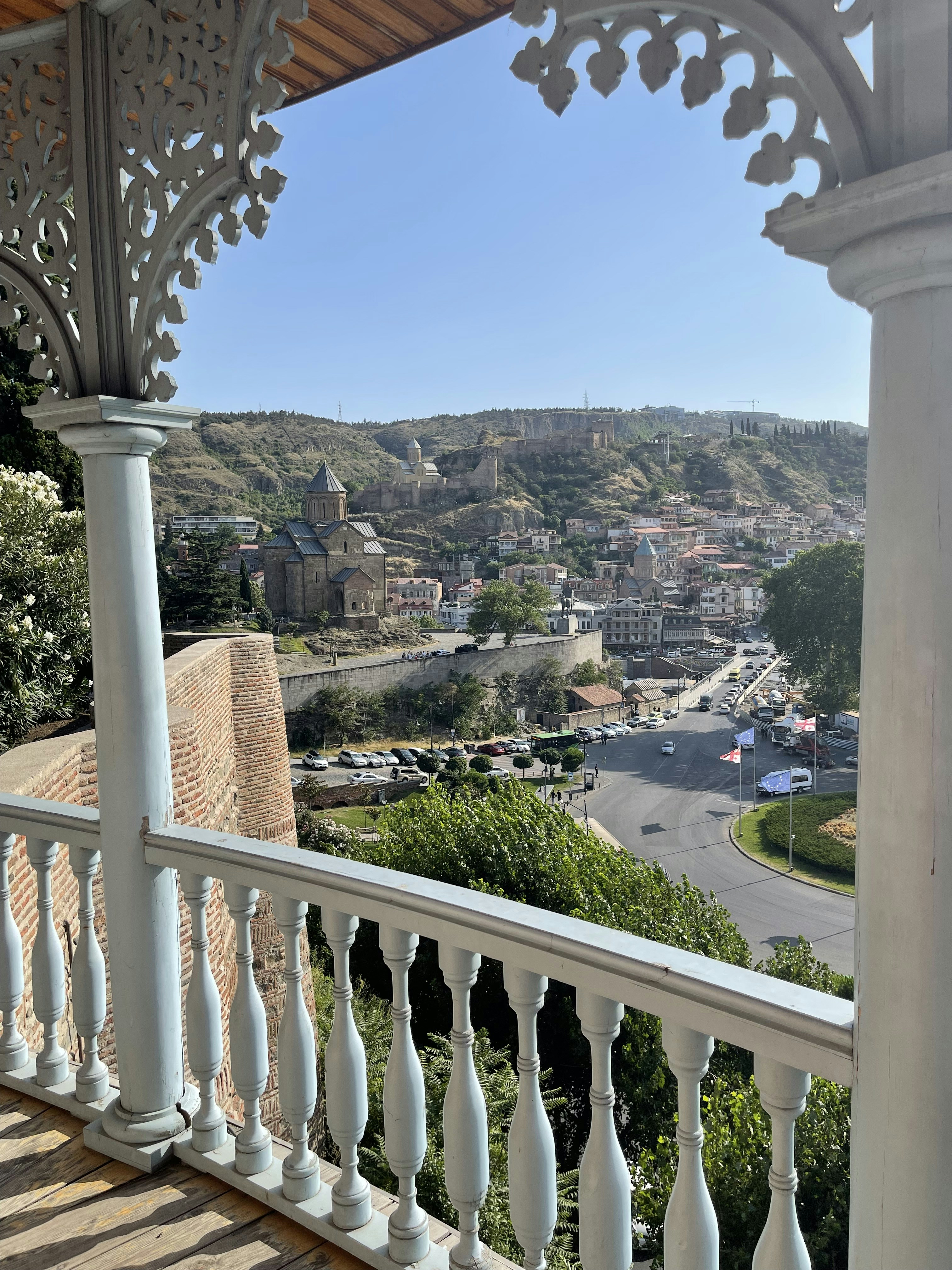 Veranda Vista: A Hillside Town Crowned by a Domed Church