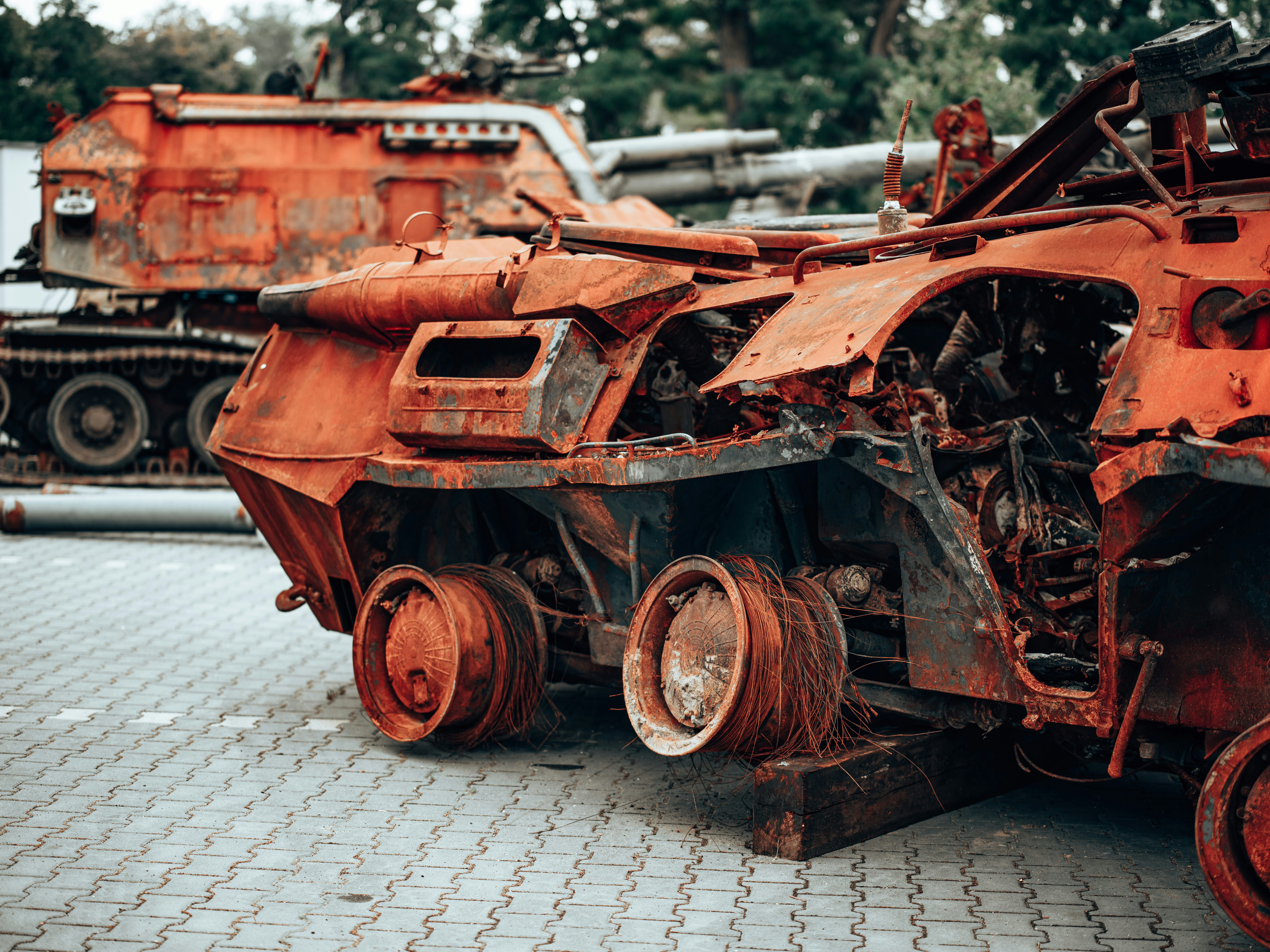 A rusted out train engine photo – Free War Image on Unsplash