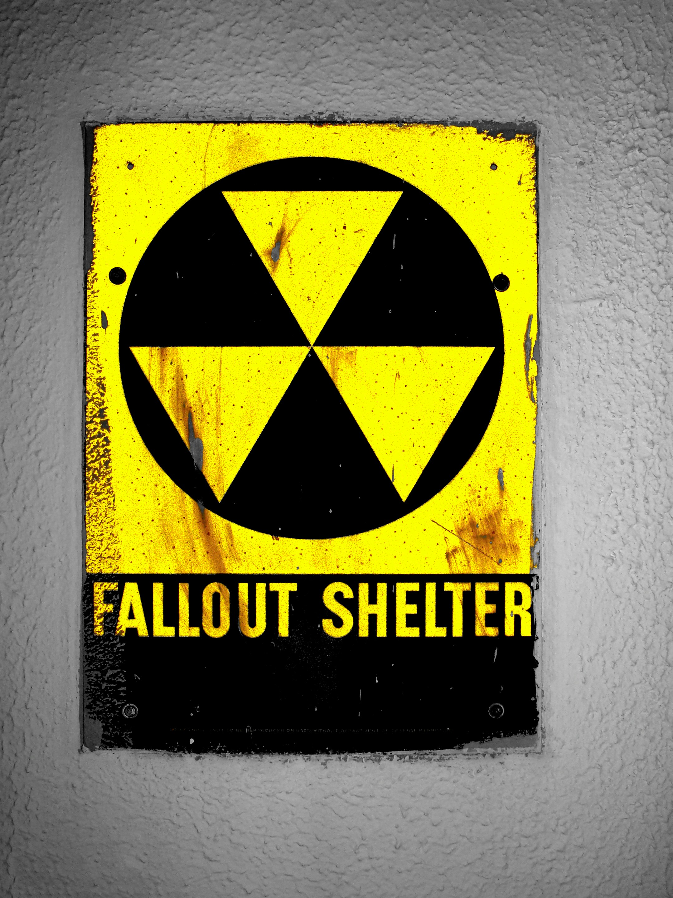 A yellow sign on a wall photo – Free Yellow Image on Unsplash