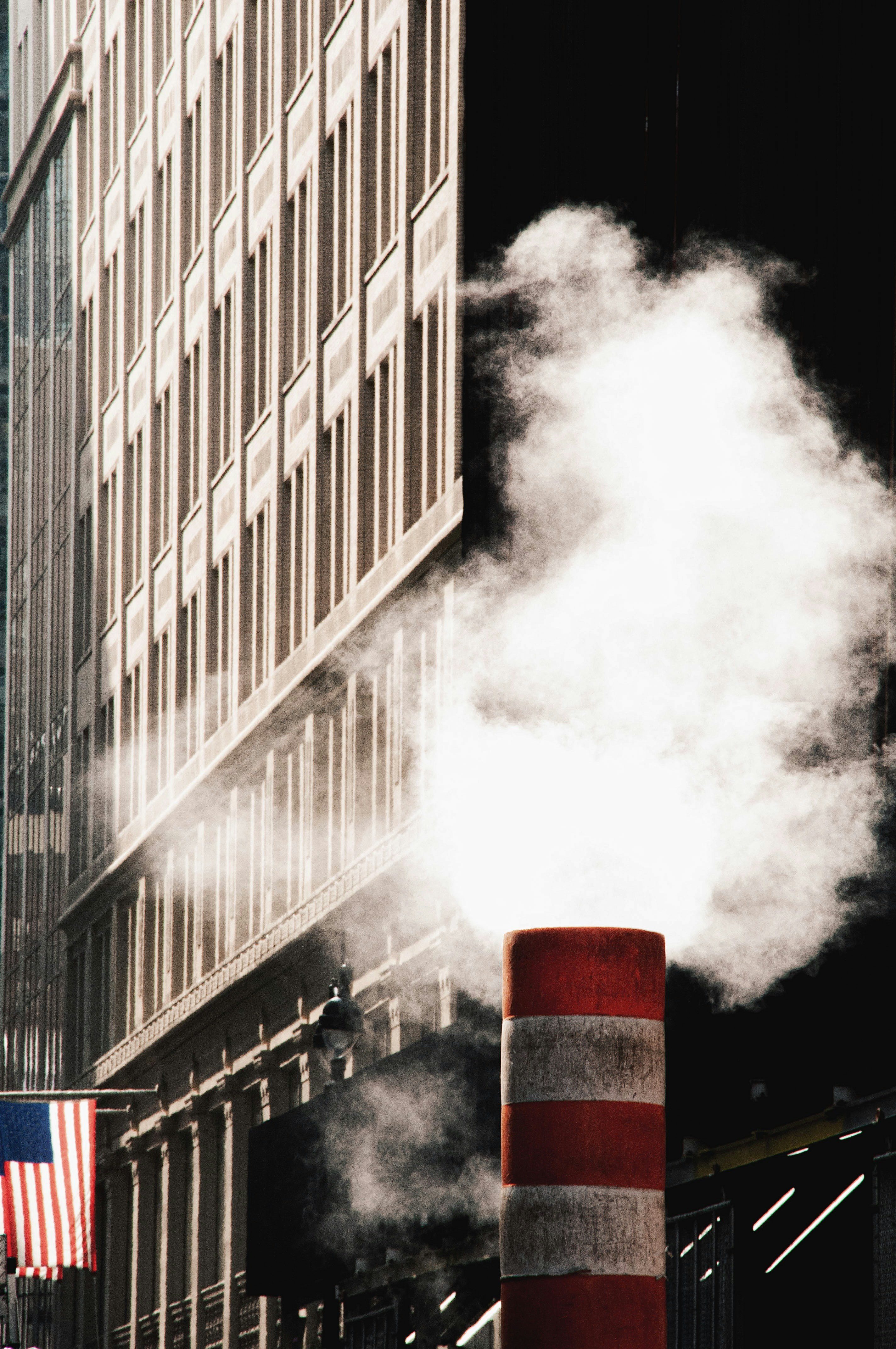 A tall building on fire photo – Free New york Image on Unsplash