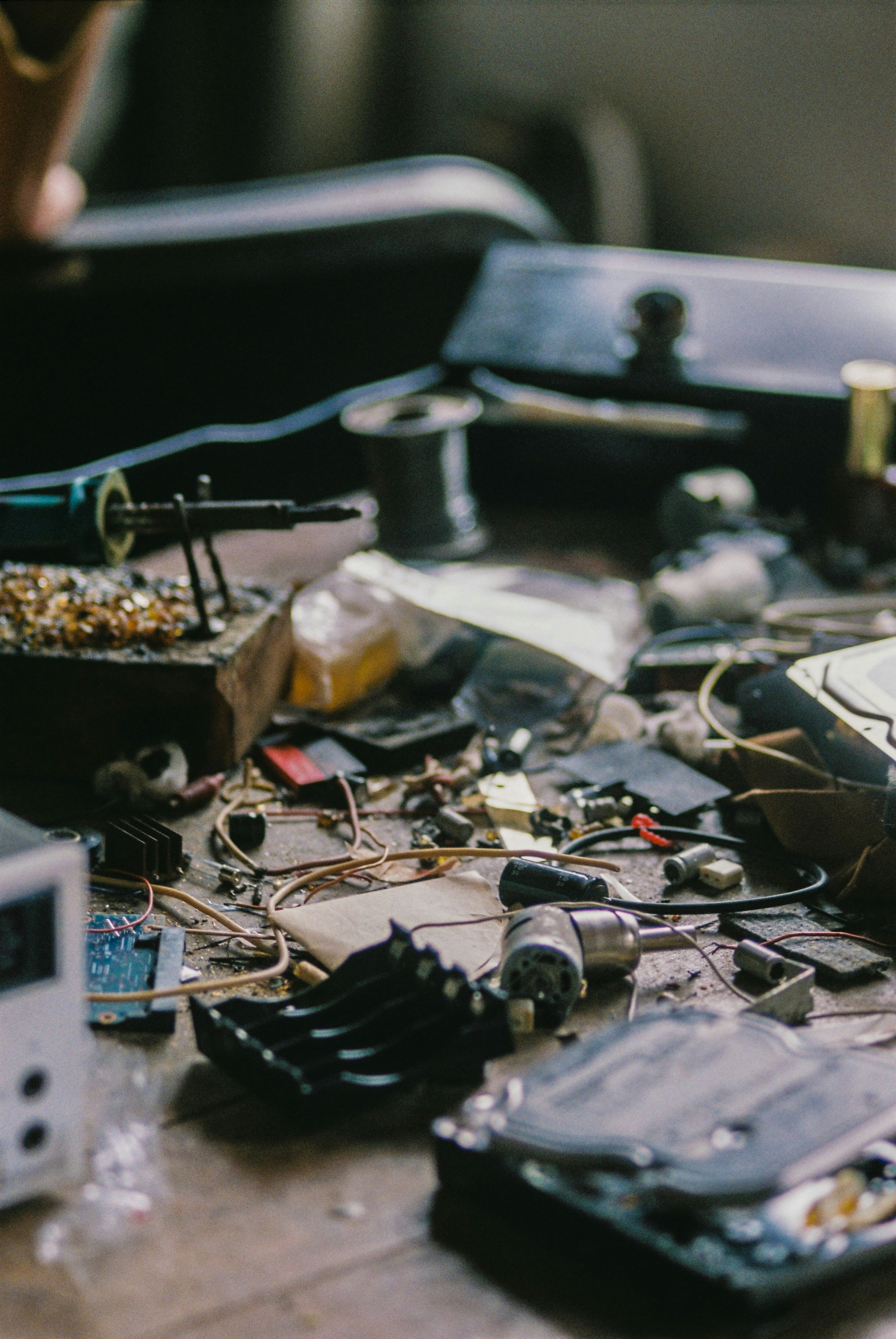 A pile of electronics photo – Free Nostalgia Image on Unsplash