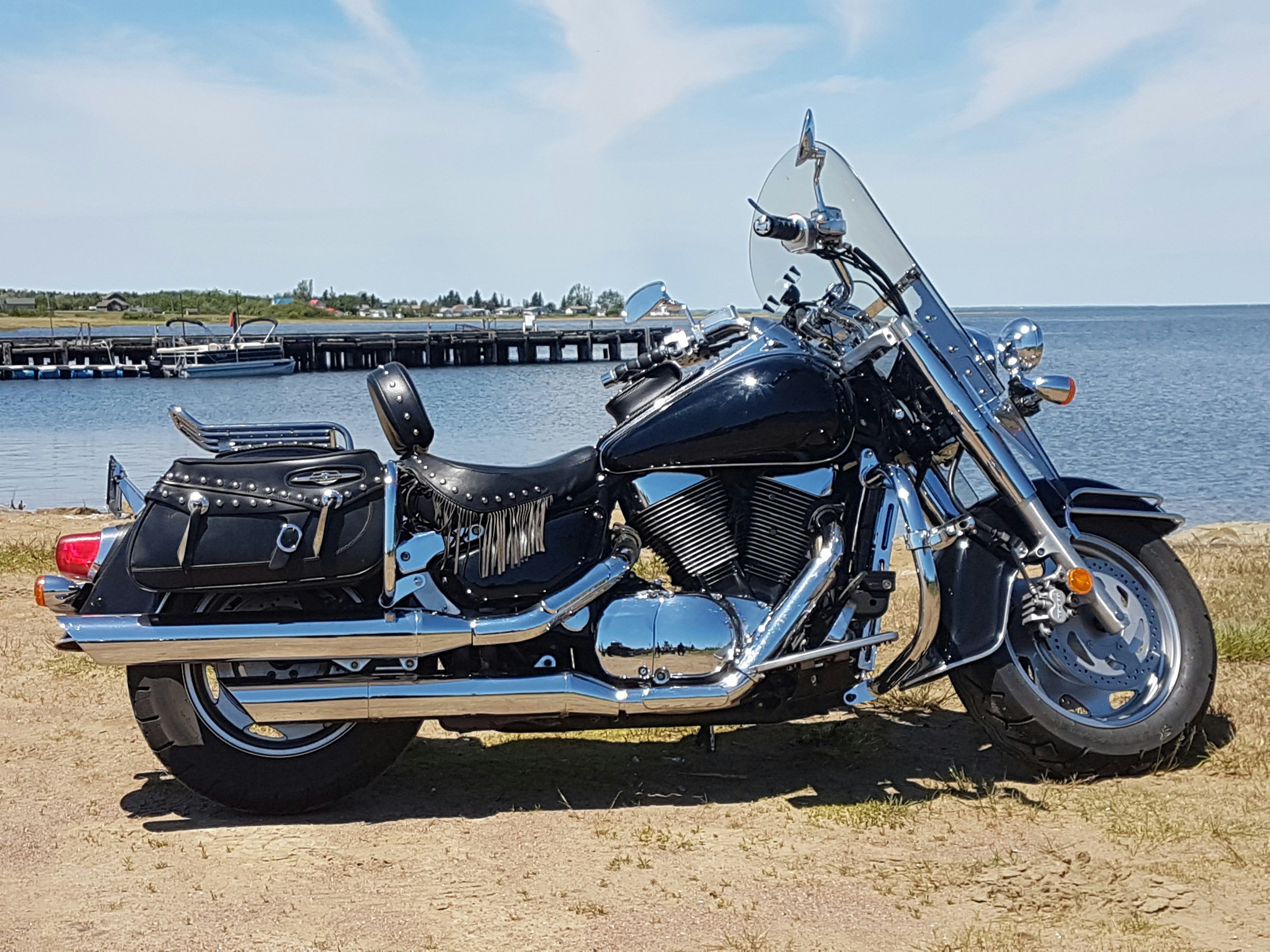 Lakeside Chrome: A Cruiser's Quiet Afternoon by the Pier