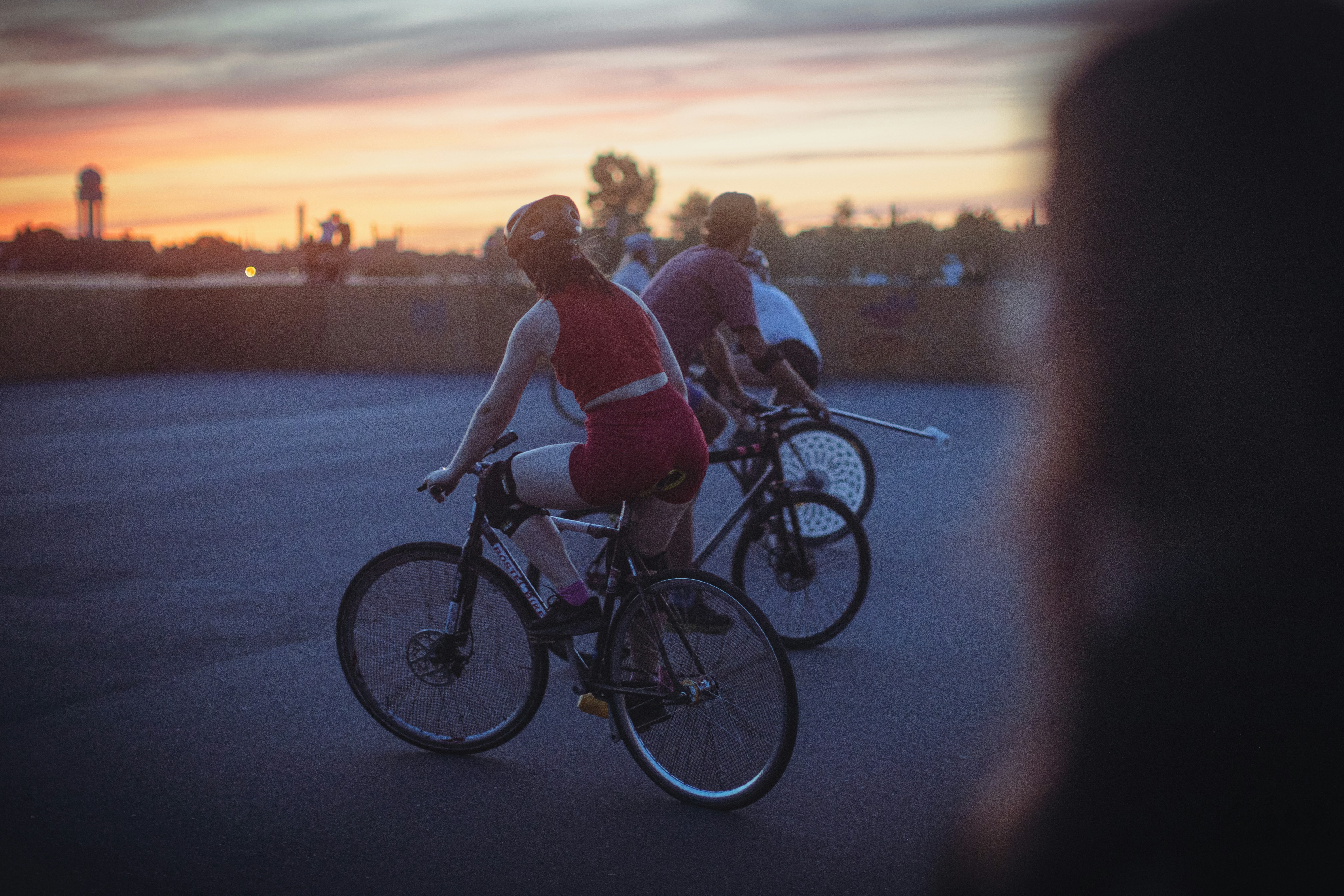 A group of people riding bikes photo – Free Human Image on Unsplash