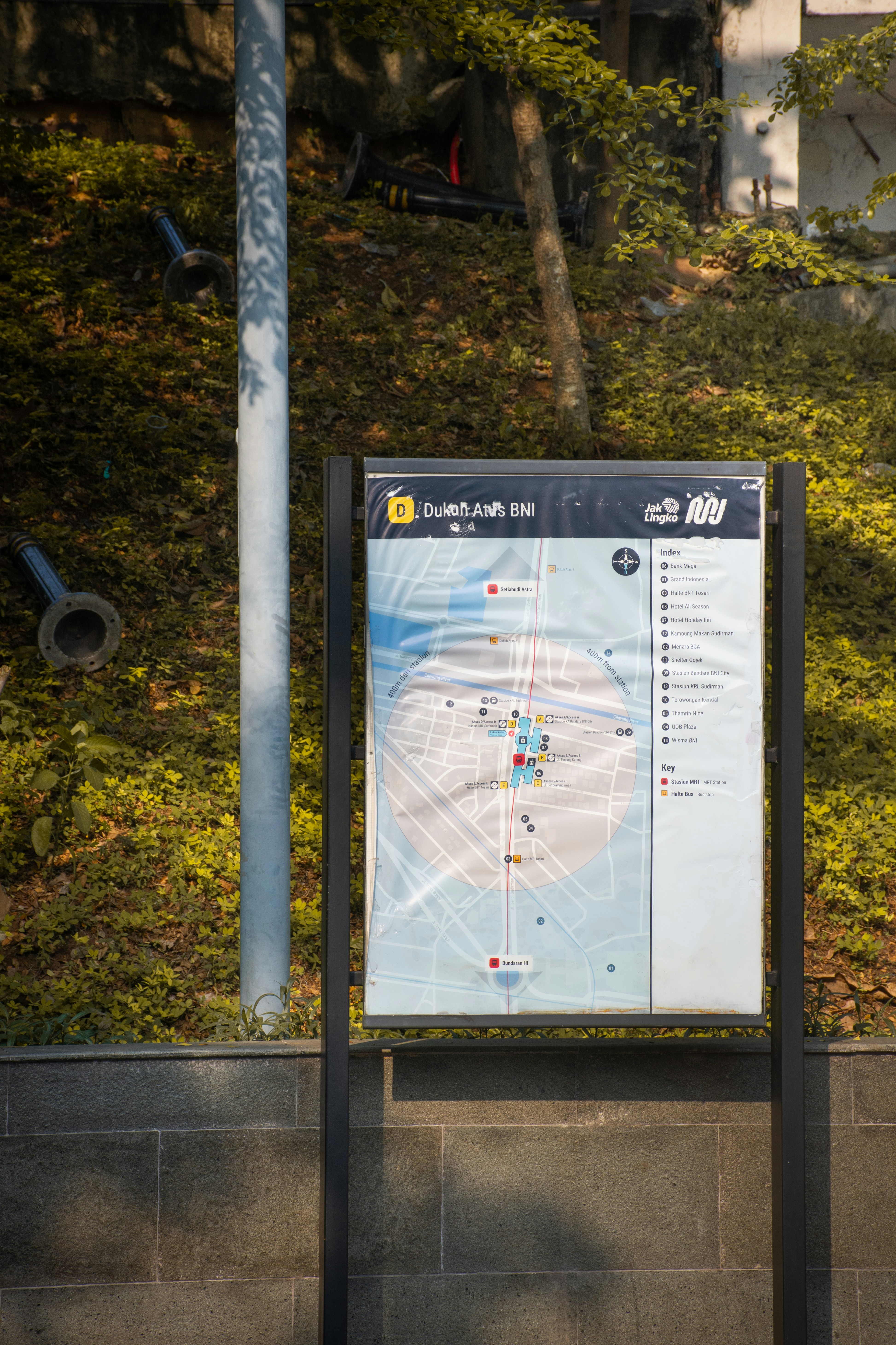 Guidepost in the Urban Park: Map Panel by the Sloping Hedge