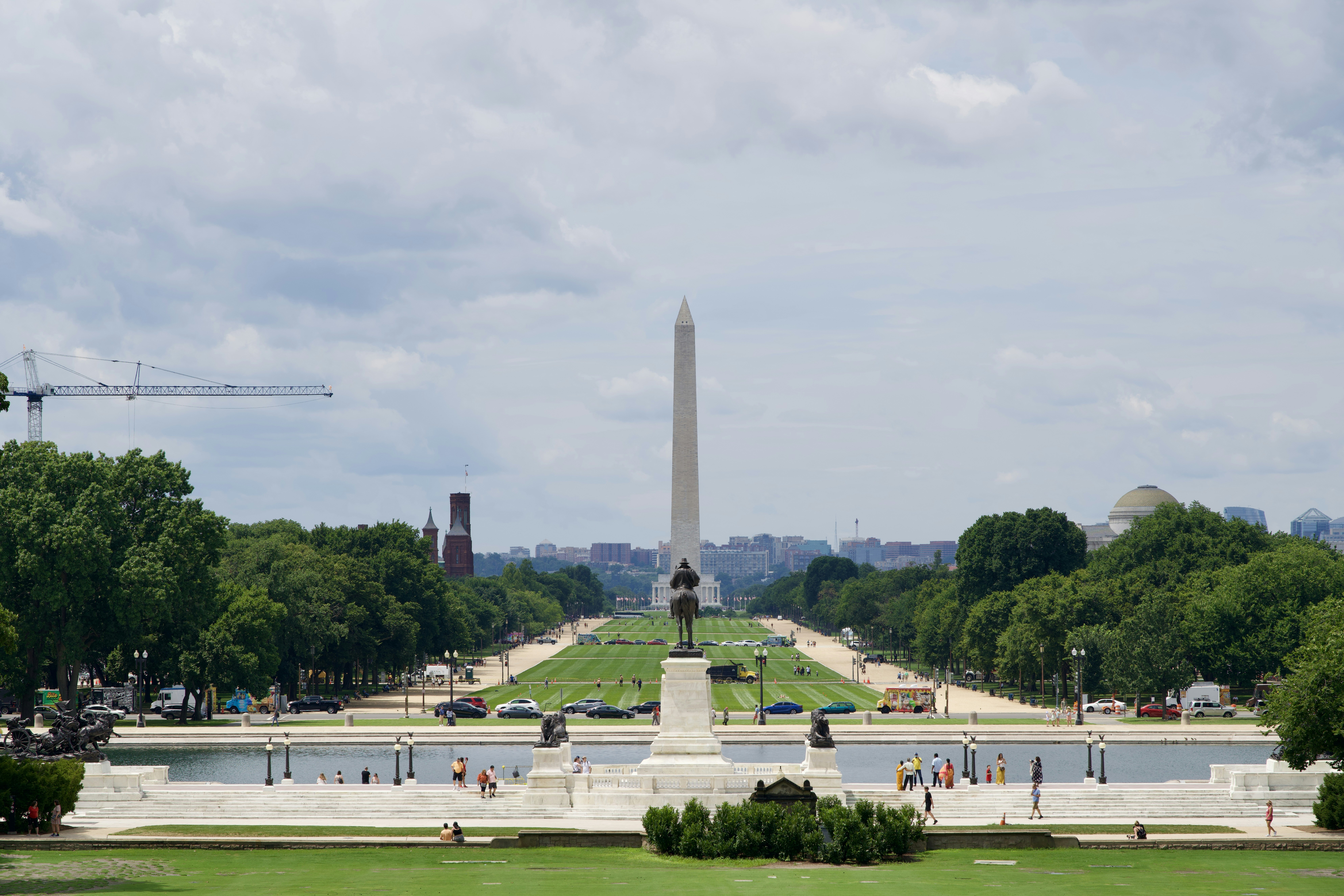 A large monument in a park photo – Free Building Image on Unsplash