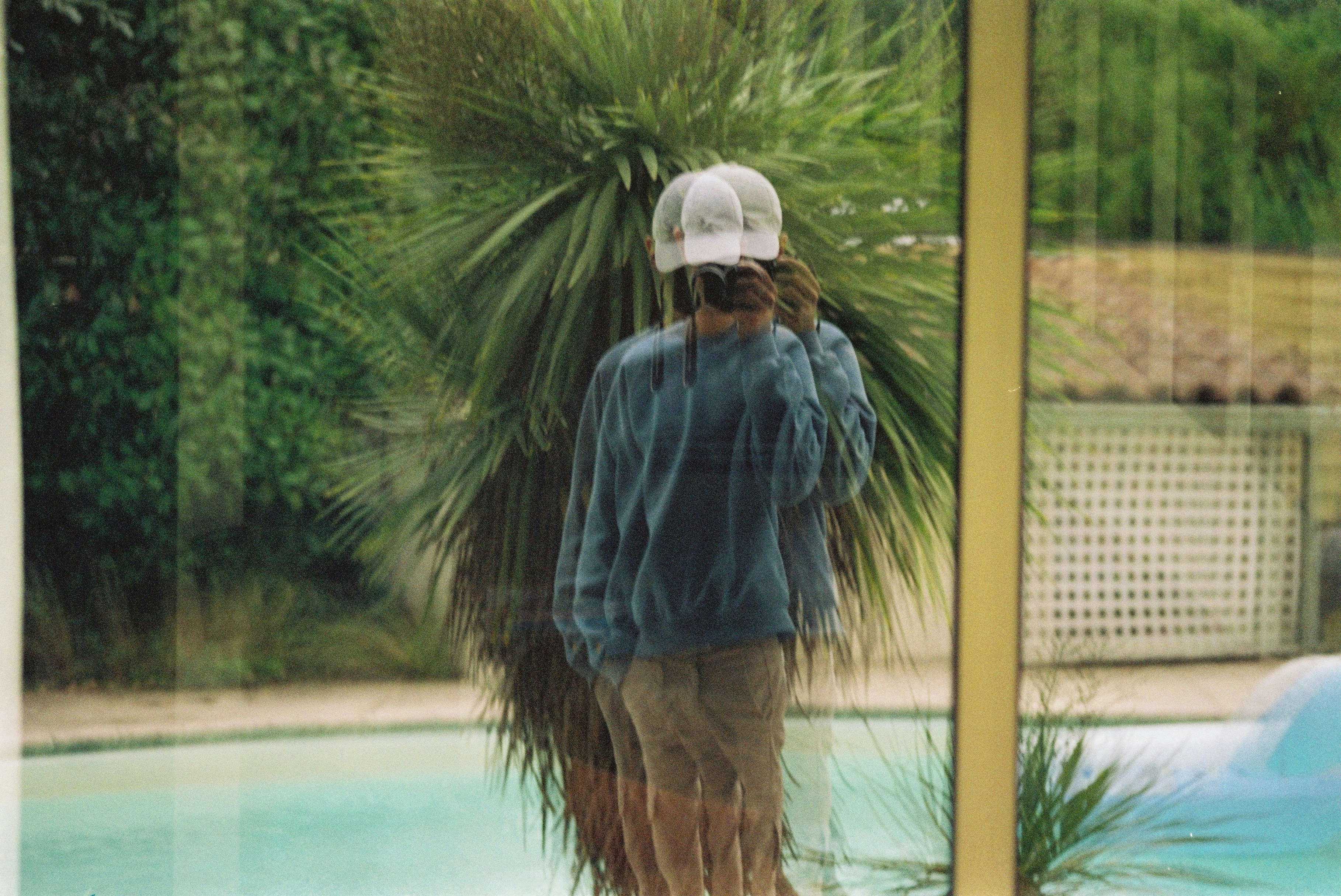 Foto zum Thema Eine Person, die in einem Pool steht – Kostenloses Bild ...