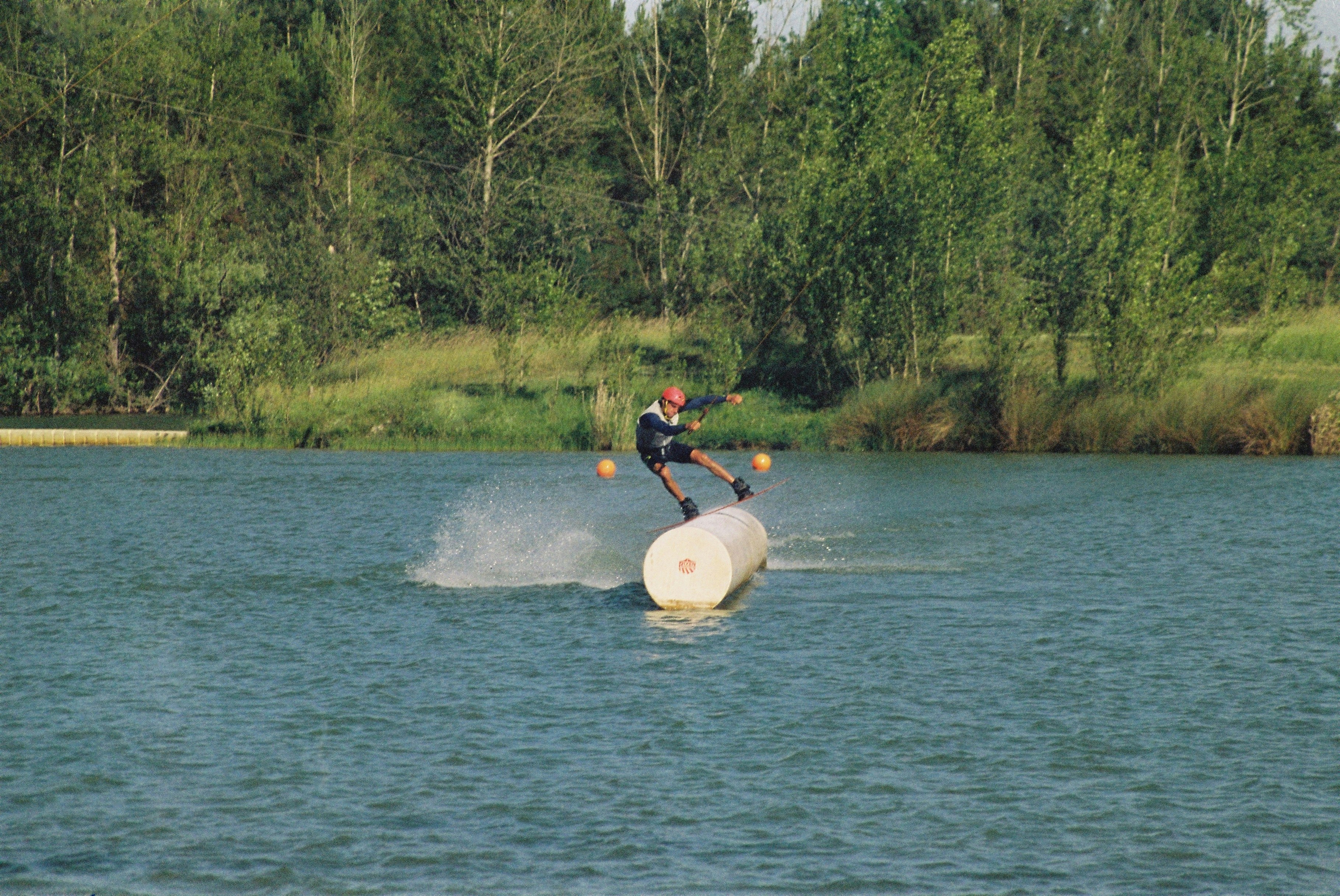 A man water skiing photo – Free Human Image on Unsplash