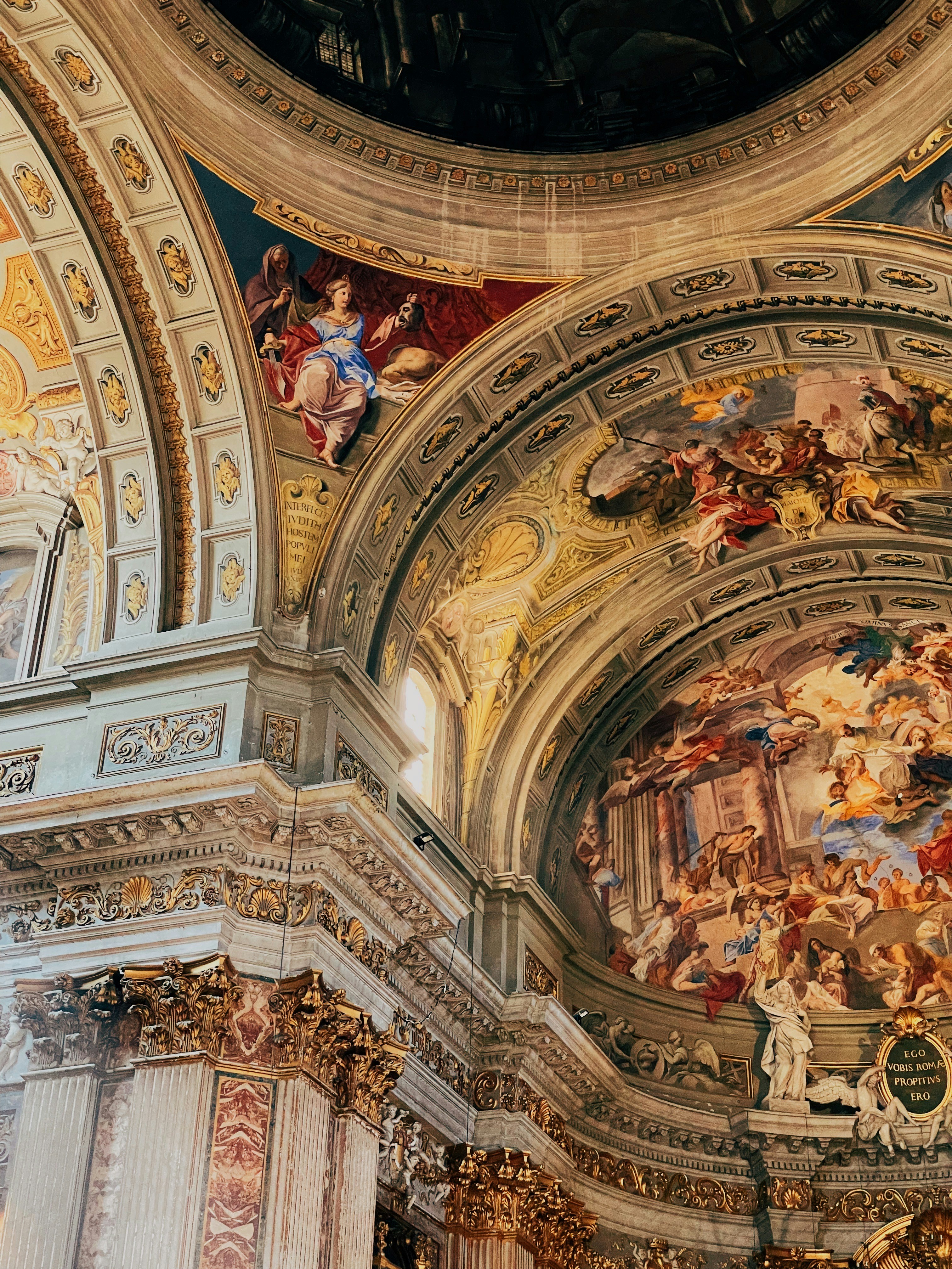 A painting on the ceiling of a building photo – Free Rome Image on Unsplash