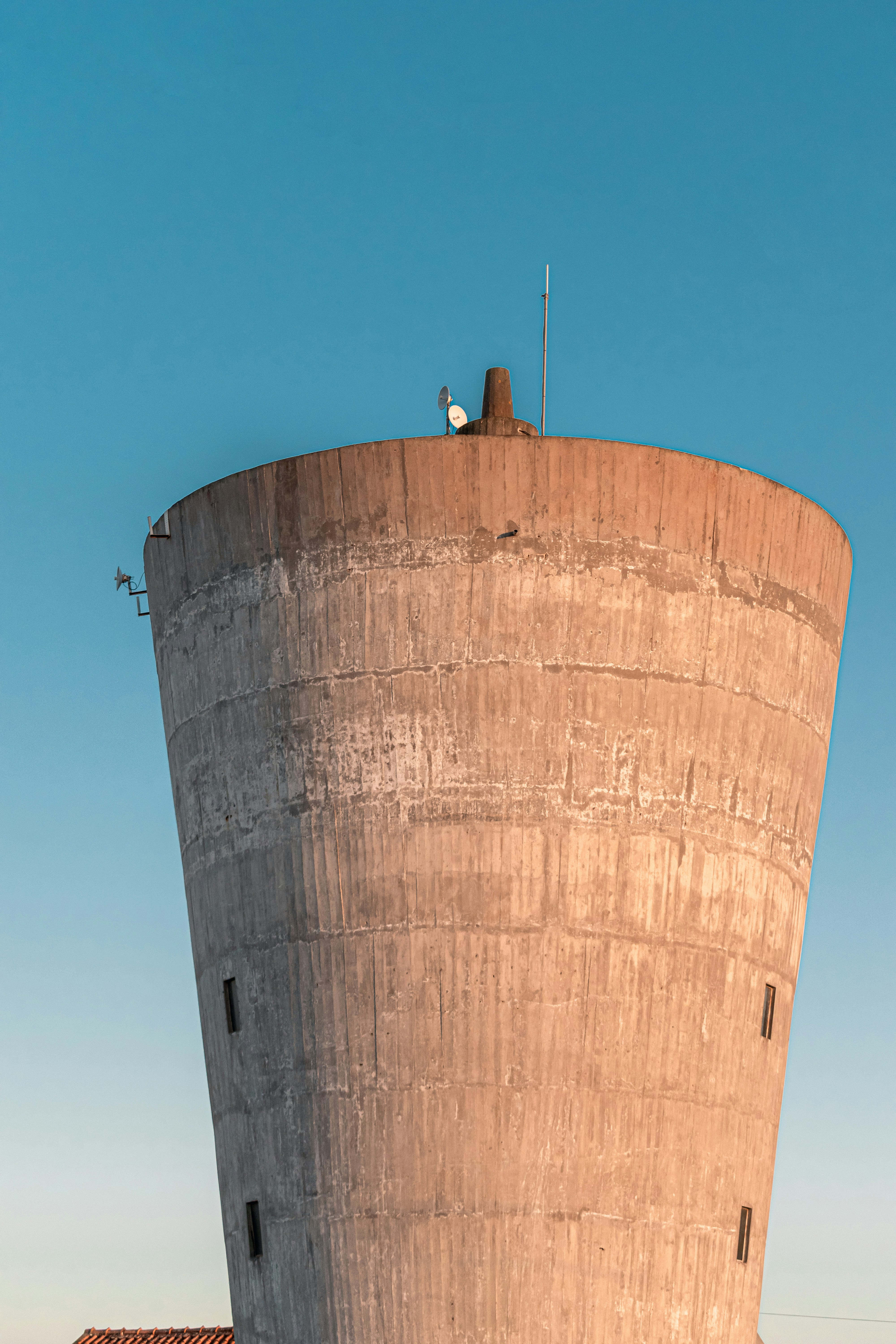 A large brick tower photo – Free Texture Image on Unsplash