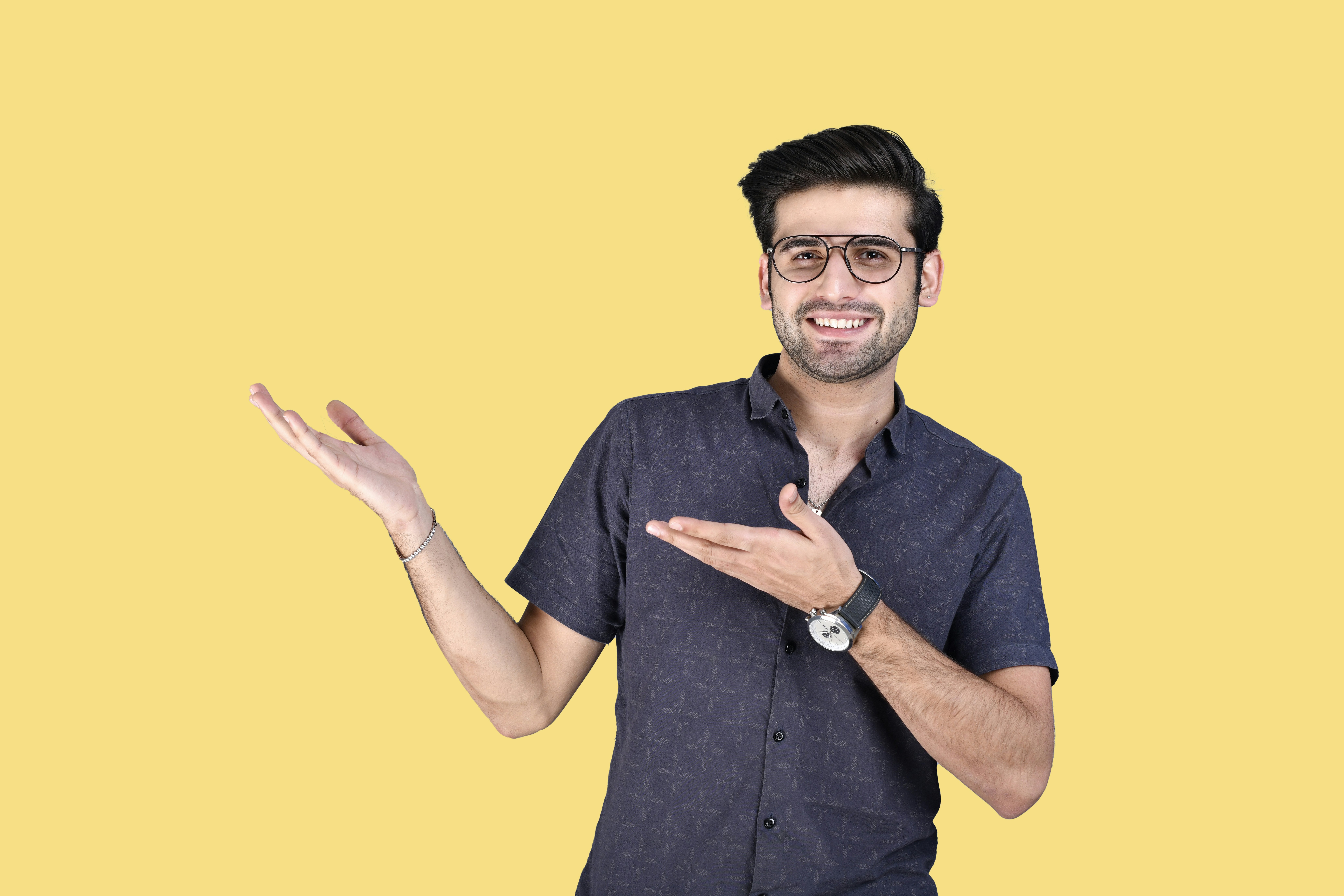 Who Plays Chit In The Comedy Sketch Pictures | Download Free Images on ...