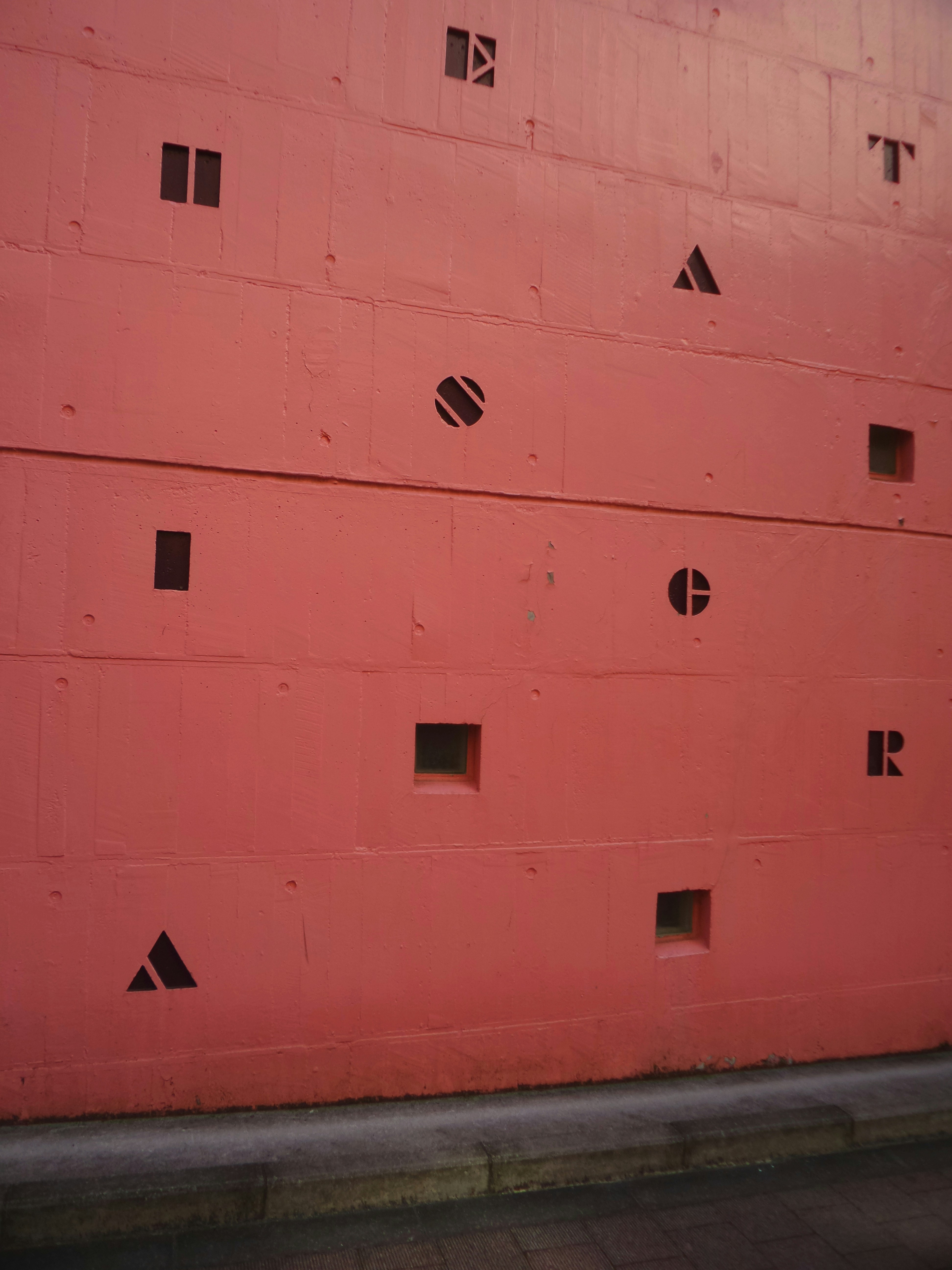 Orange Facade Geometry: A Quiet Puzzle of Shapes