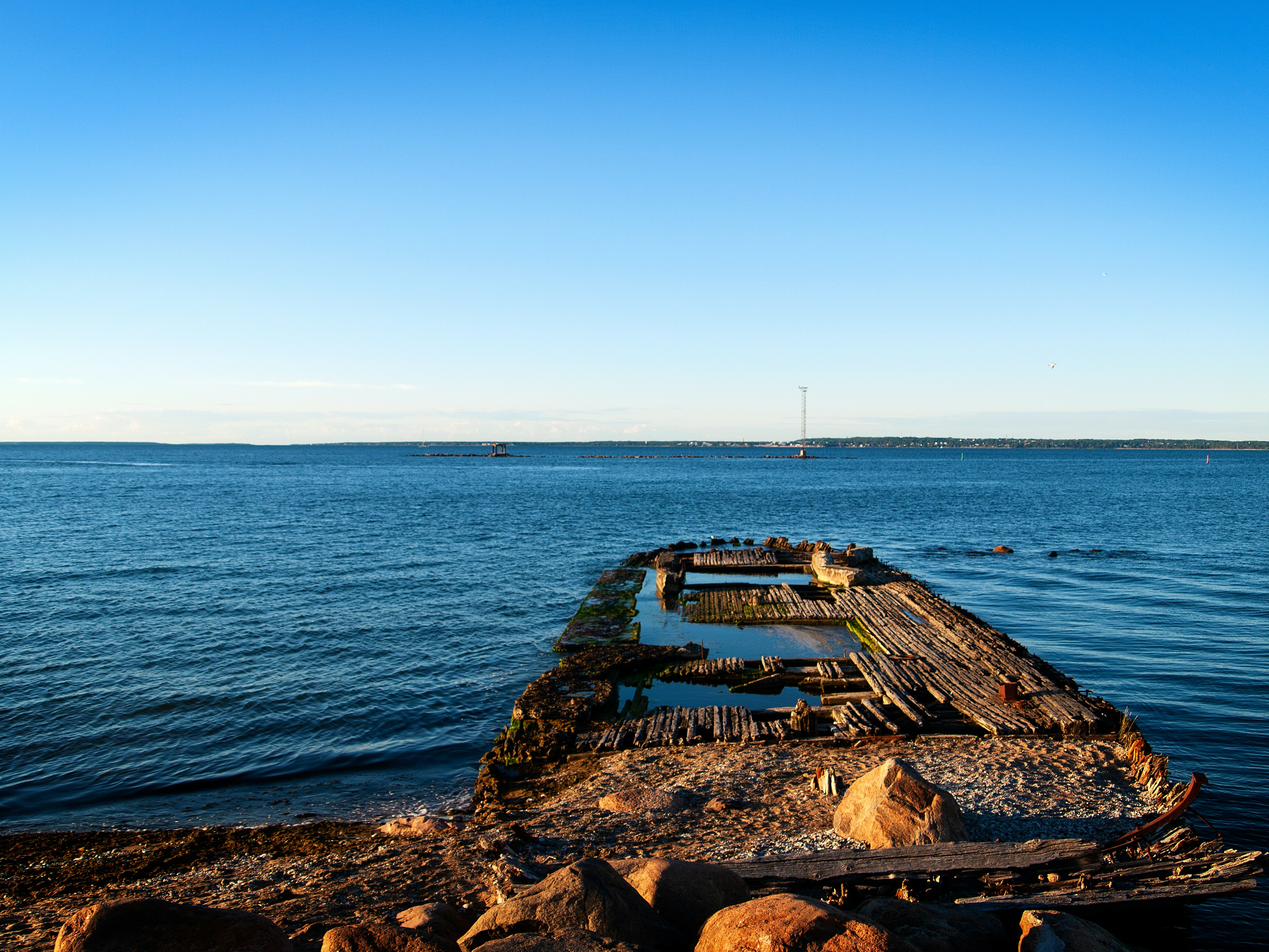 Foto zum Thema Ein Dock an einem Strand – Kostenloses Bild zu Meer auf ...