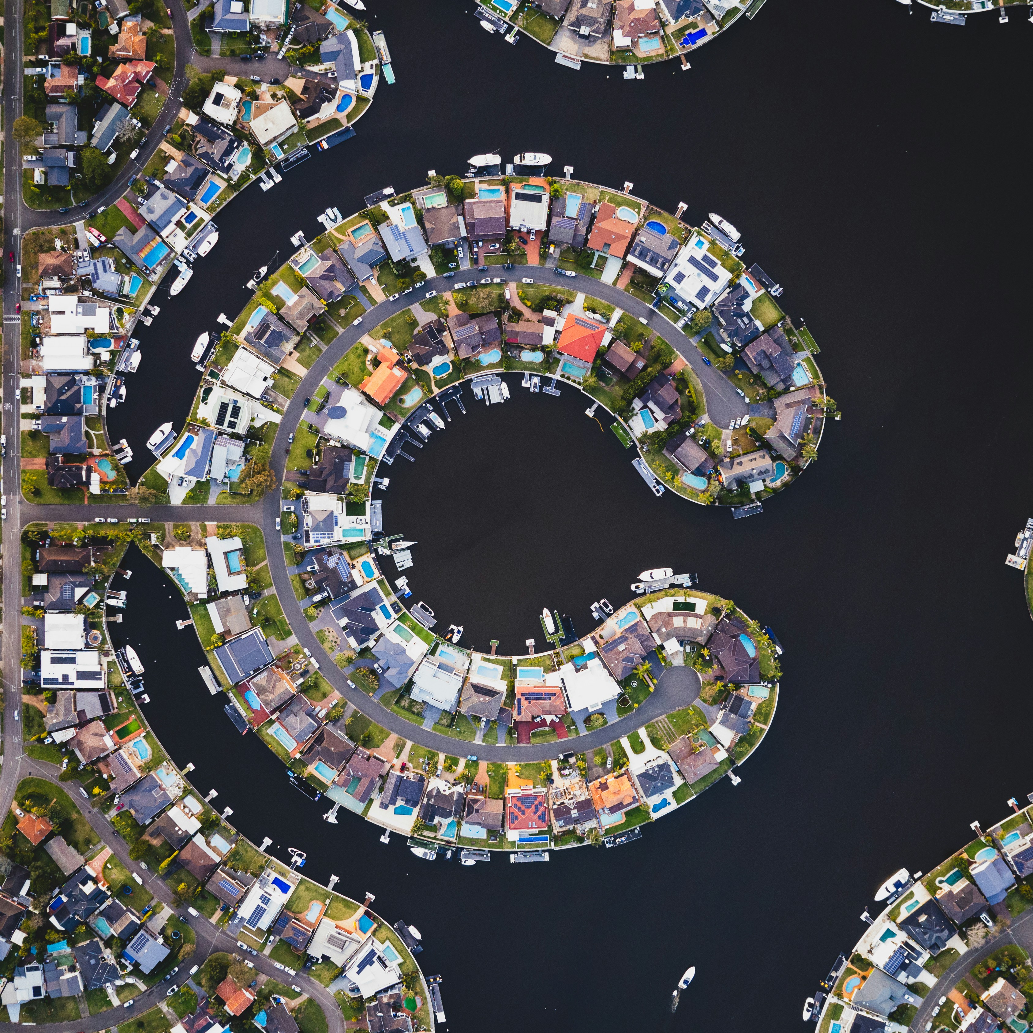 a large circular area with many buildings