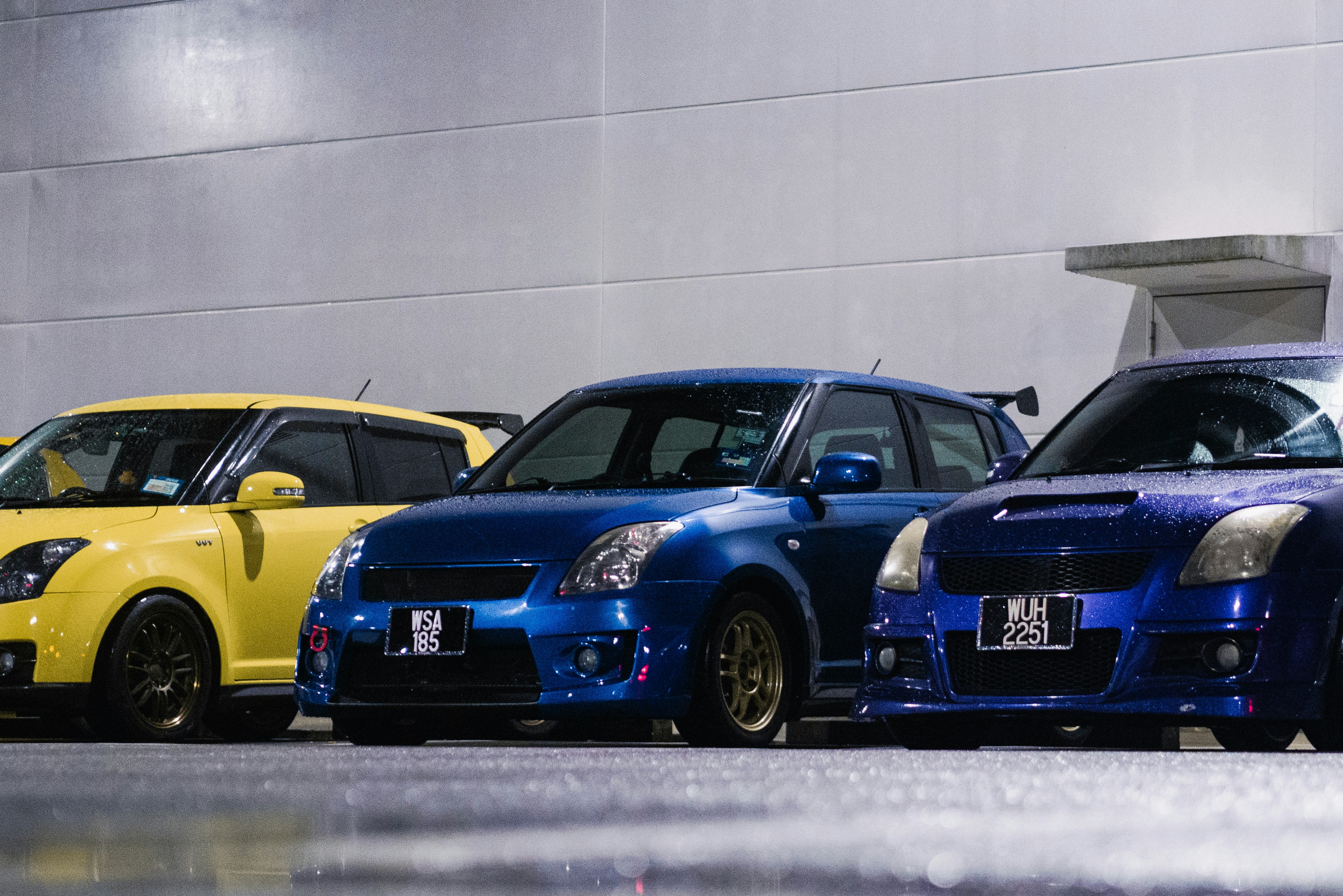 A group of cars parked next to each other photo – Free Image on Unsplash