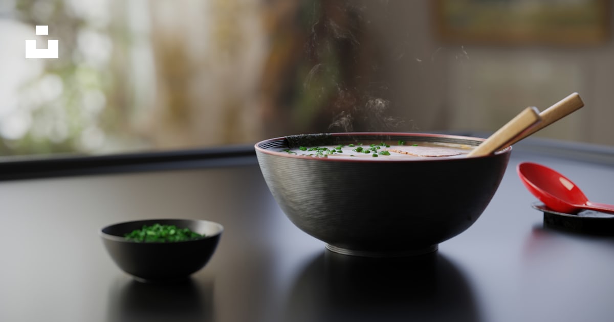 테이블에 젓가락이 달린 수프 한 그릇 사진 Unsplash의 무료 3d 이미지