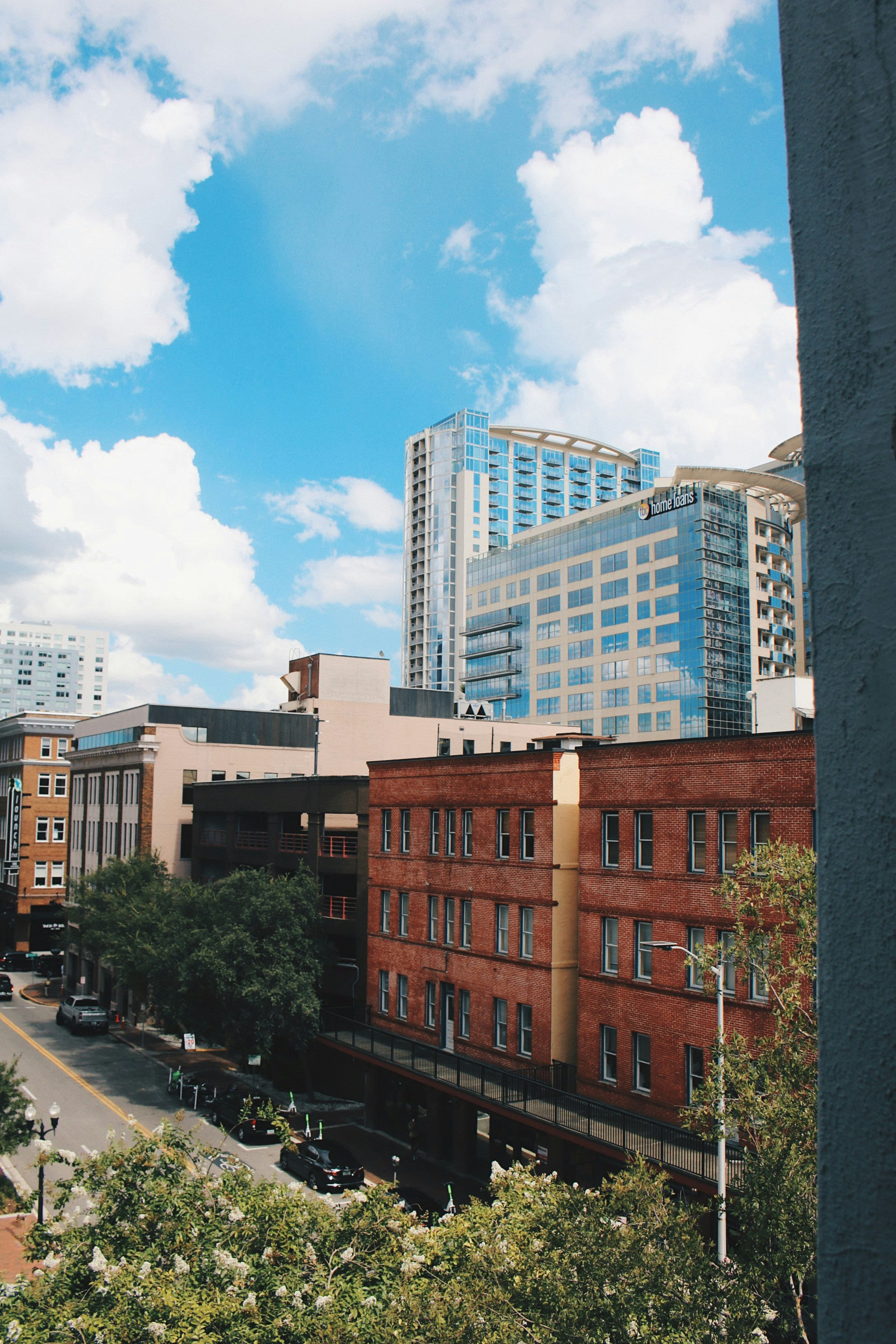 A view of a city from a window photo – Free Orlando Image on Unsplash