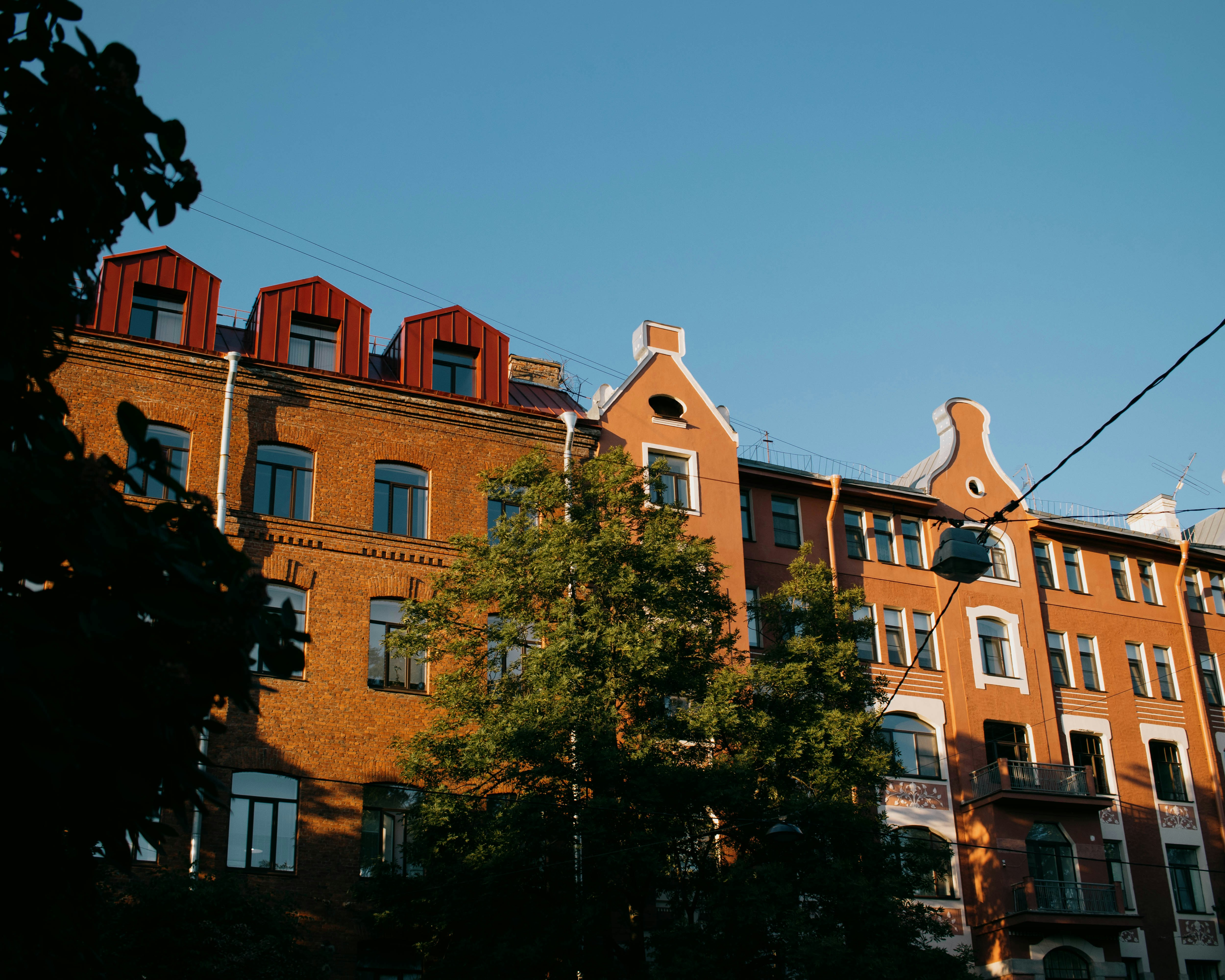 A large brick building photo – Free Building Image on Unsplash