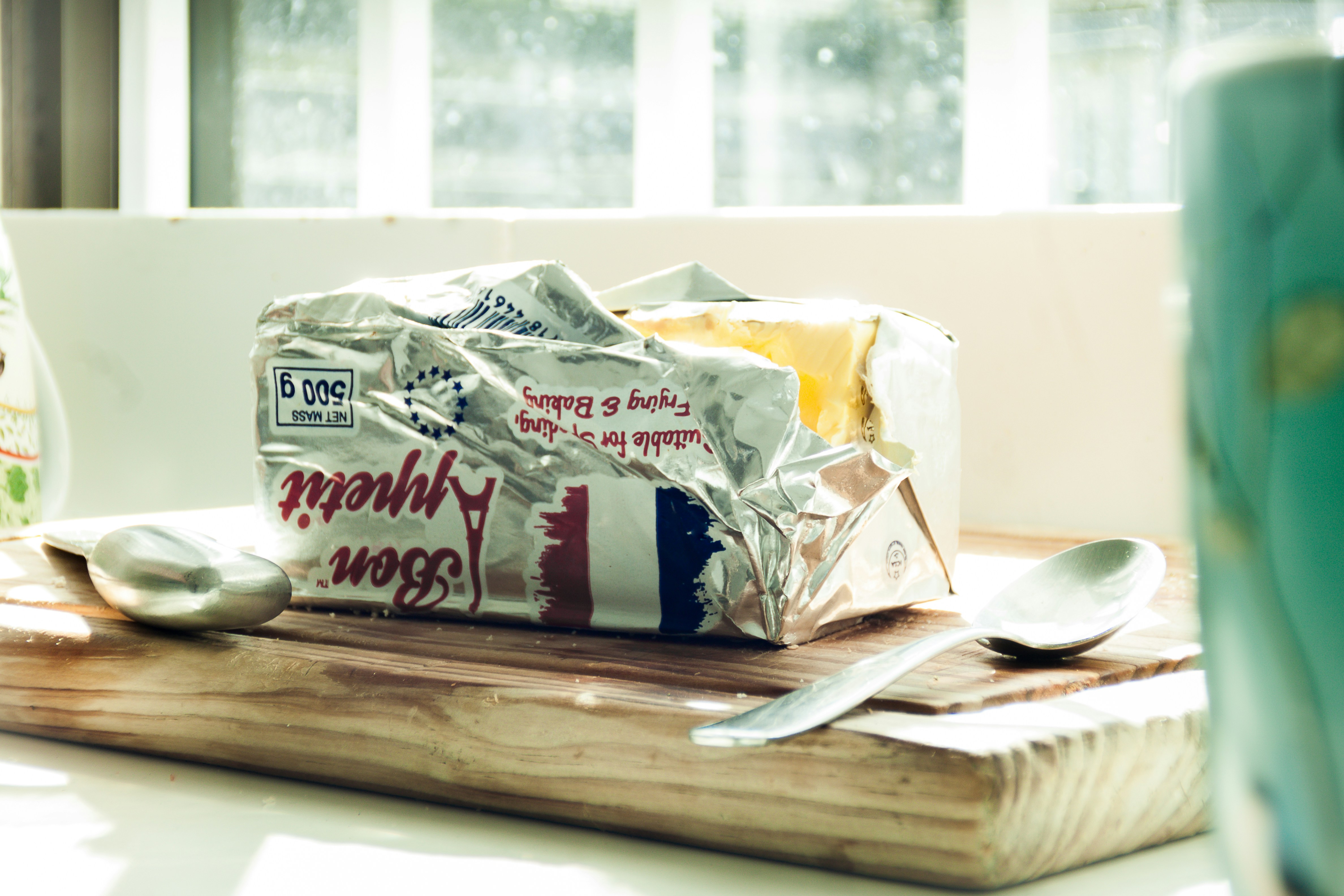 A bag of chips on a table photo – Free Claremont Image on Unsplash
