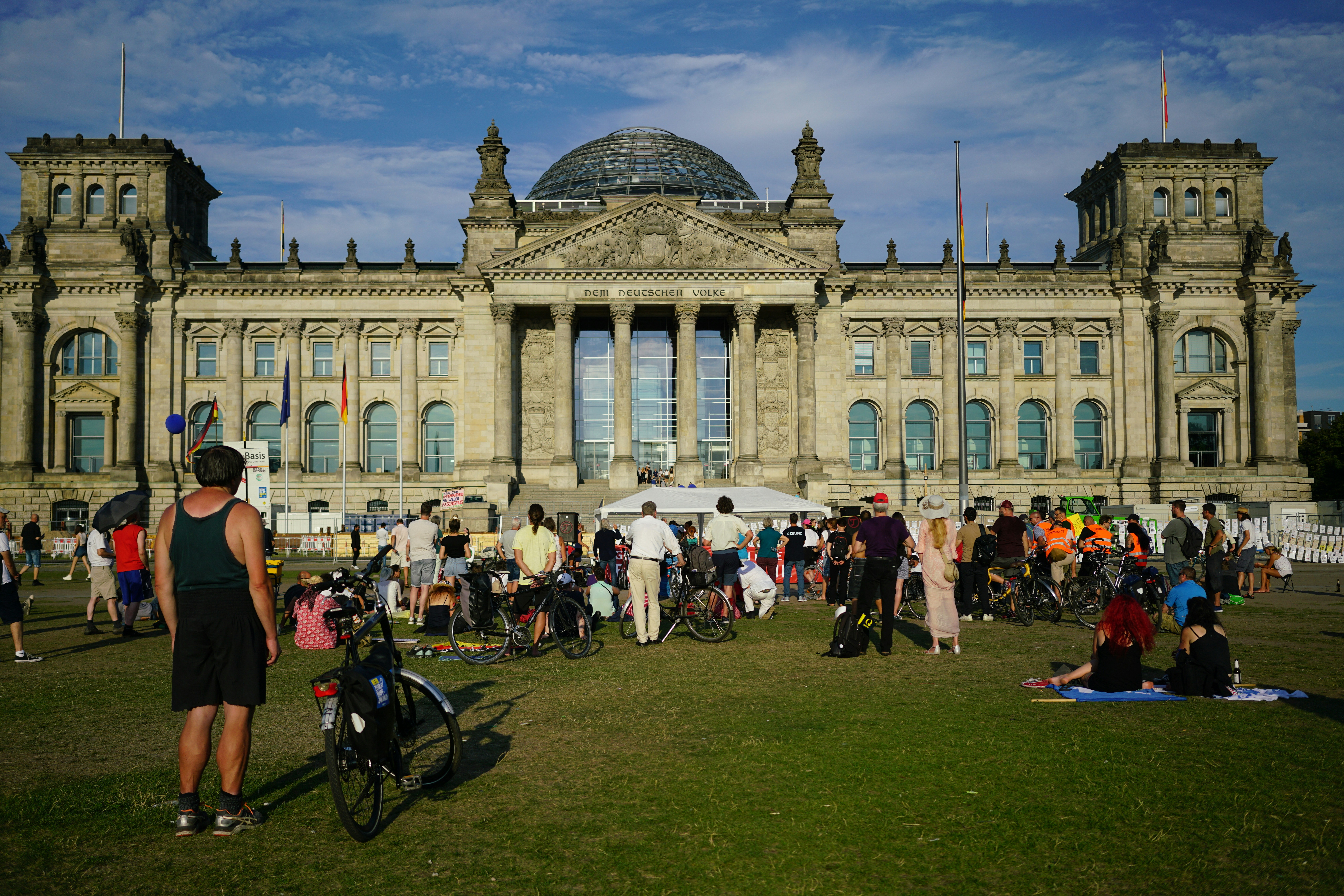 Crowd at the Reichstag Steps: A Day of Shared Moments