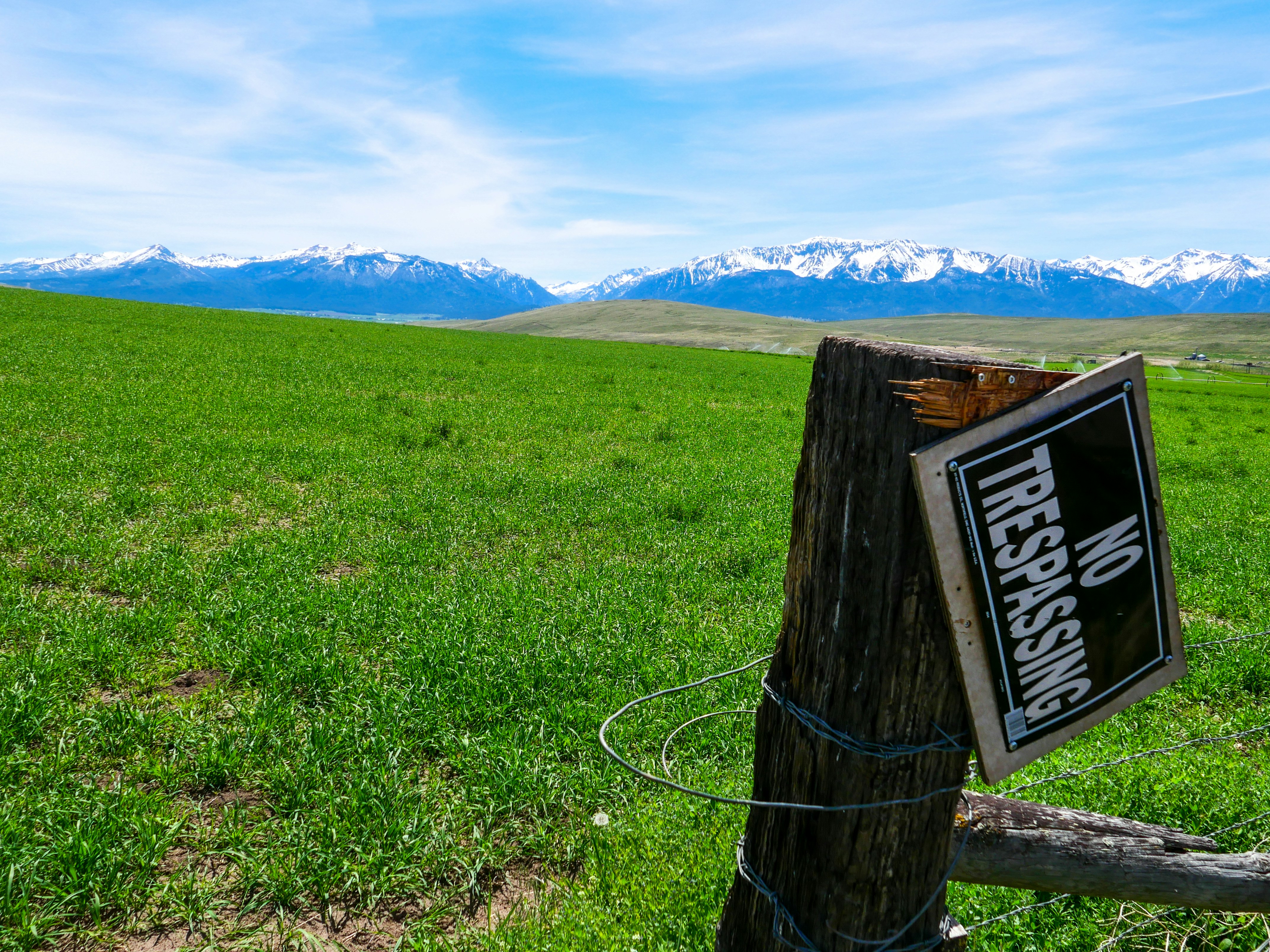 A sign on a post photo – Free Wallowa Image on Unsplash