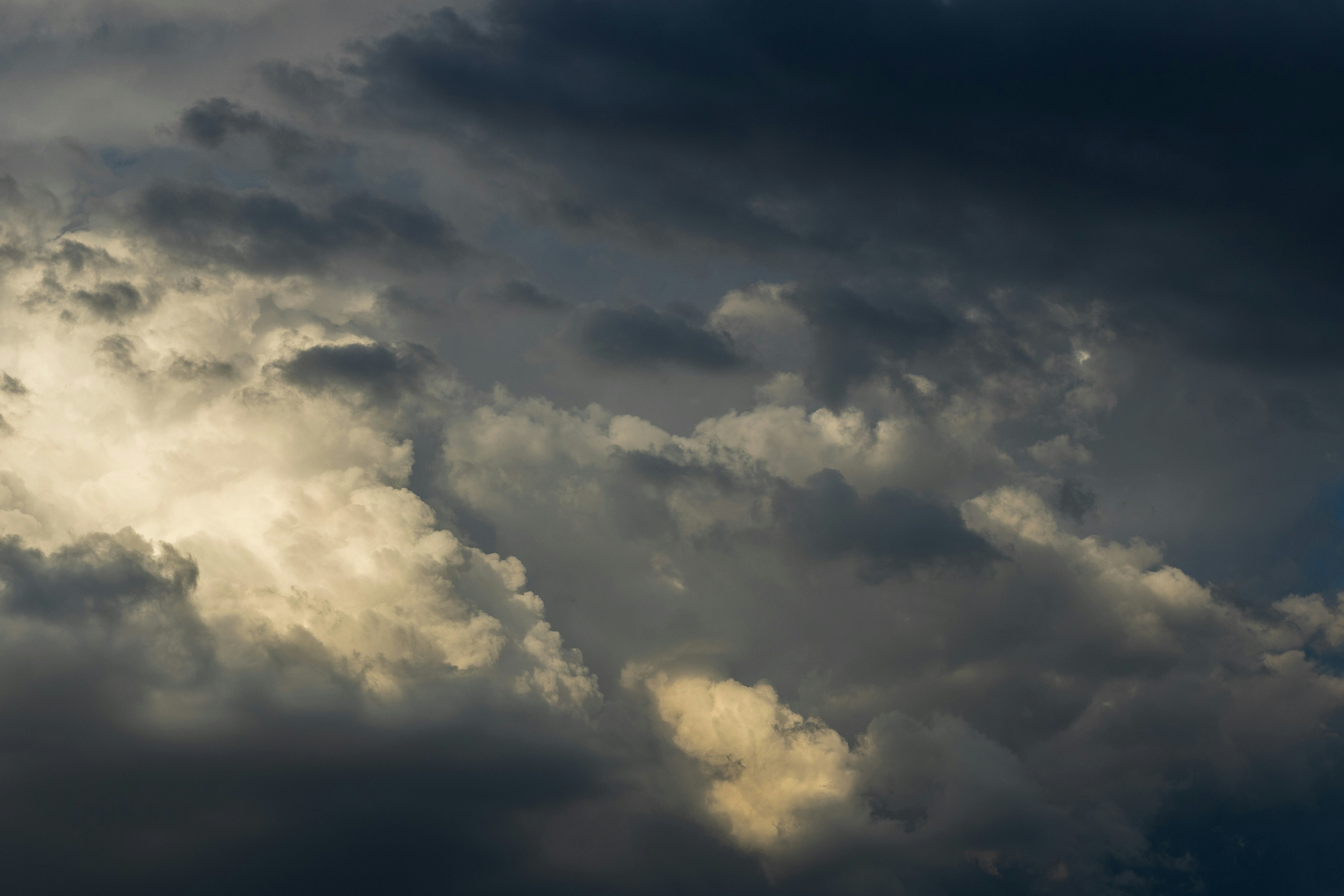 Clouds in the sky photo – Free Cloud Image on Unsplash