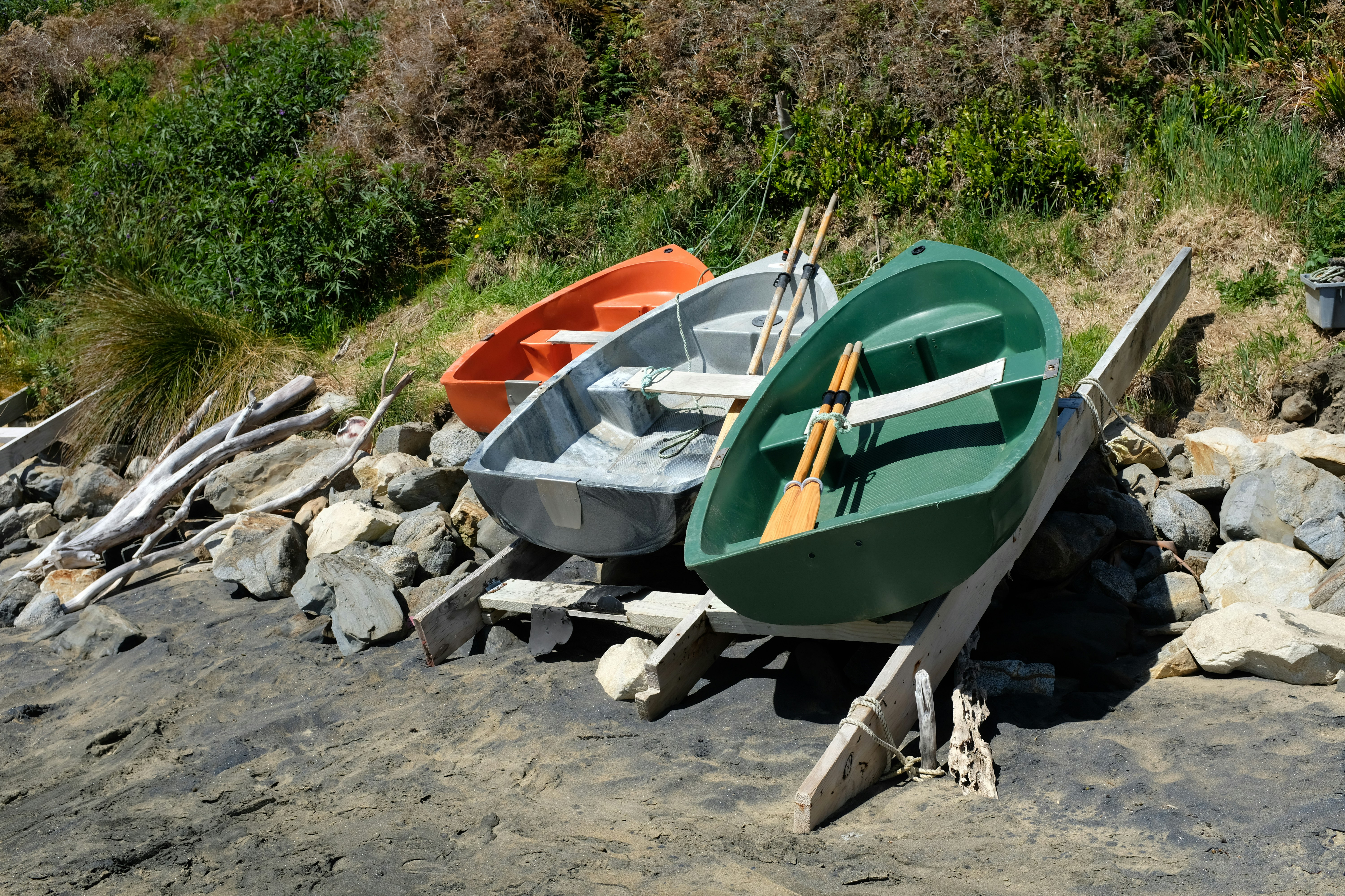 Boats on the sand photo – Free Southland Image on Unsplash