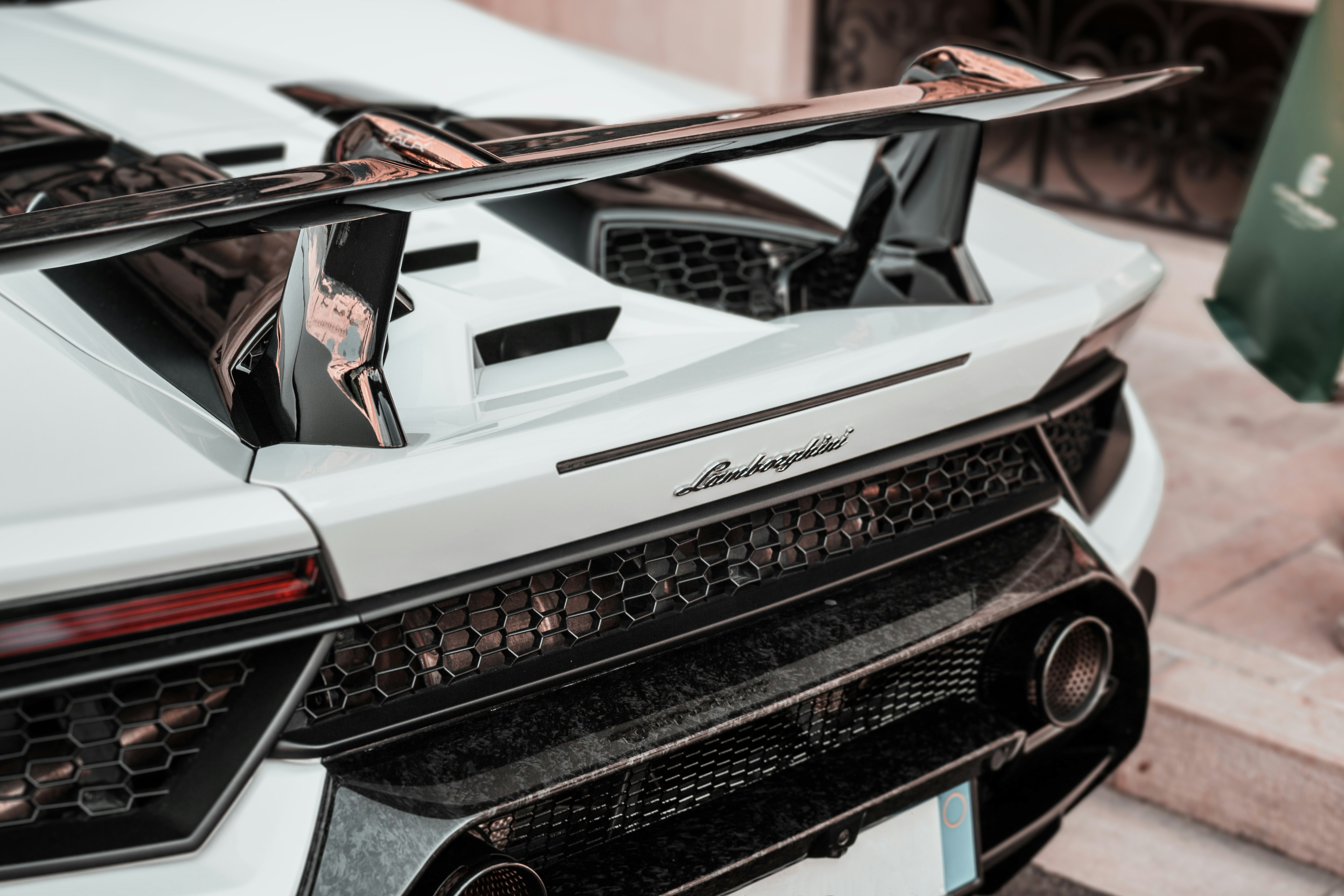 Une voiture avec un capot ouvert photo – Photo Monaco Gratuite sur Unsplash