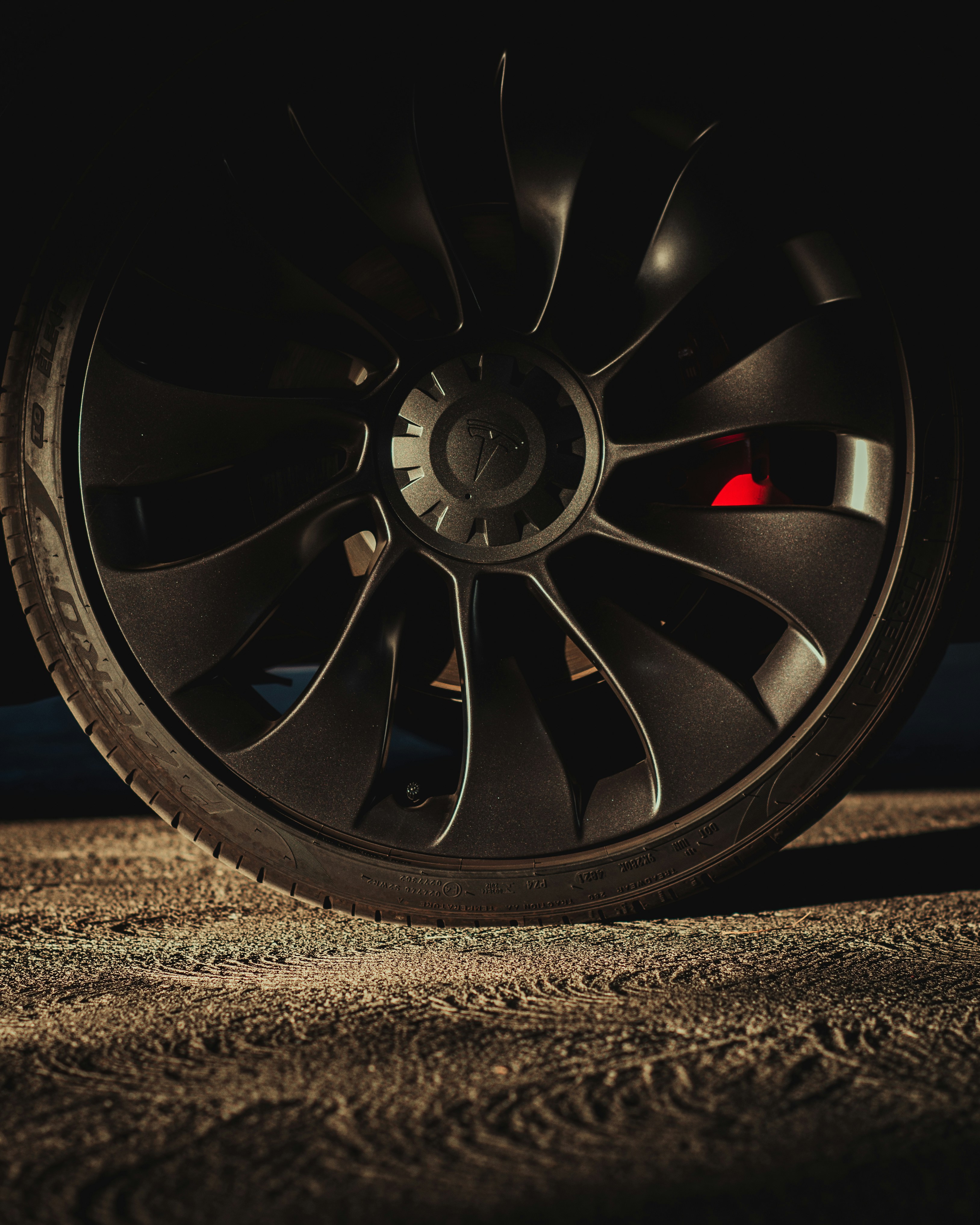 A close up of a car wheel photo – Free Wheel Image on Unsplash