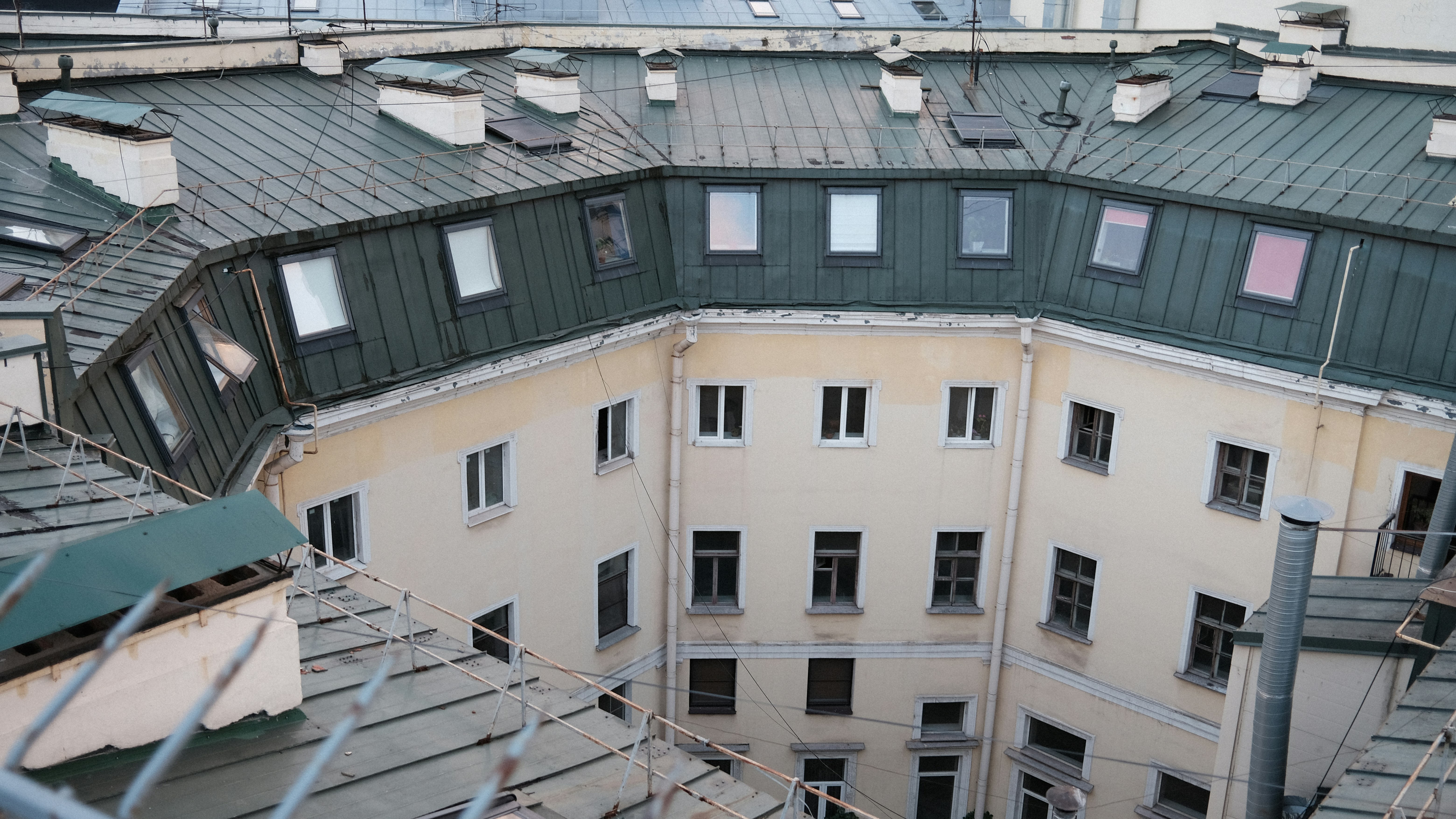 Le Toit Photos | Télécharger des images gratuites sur Unsplash