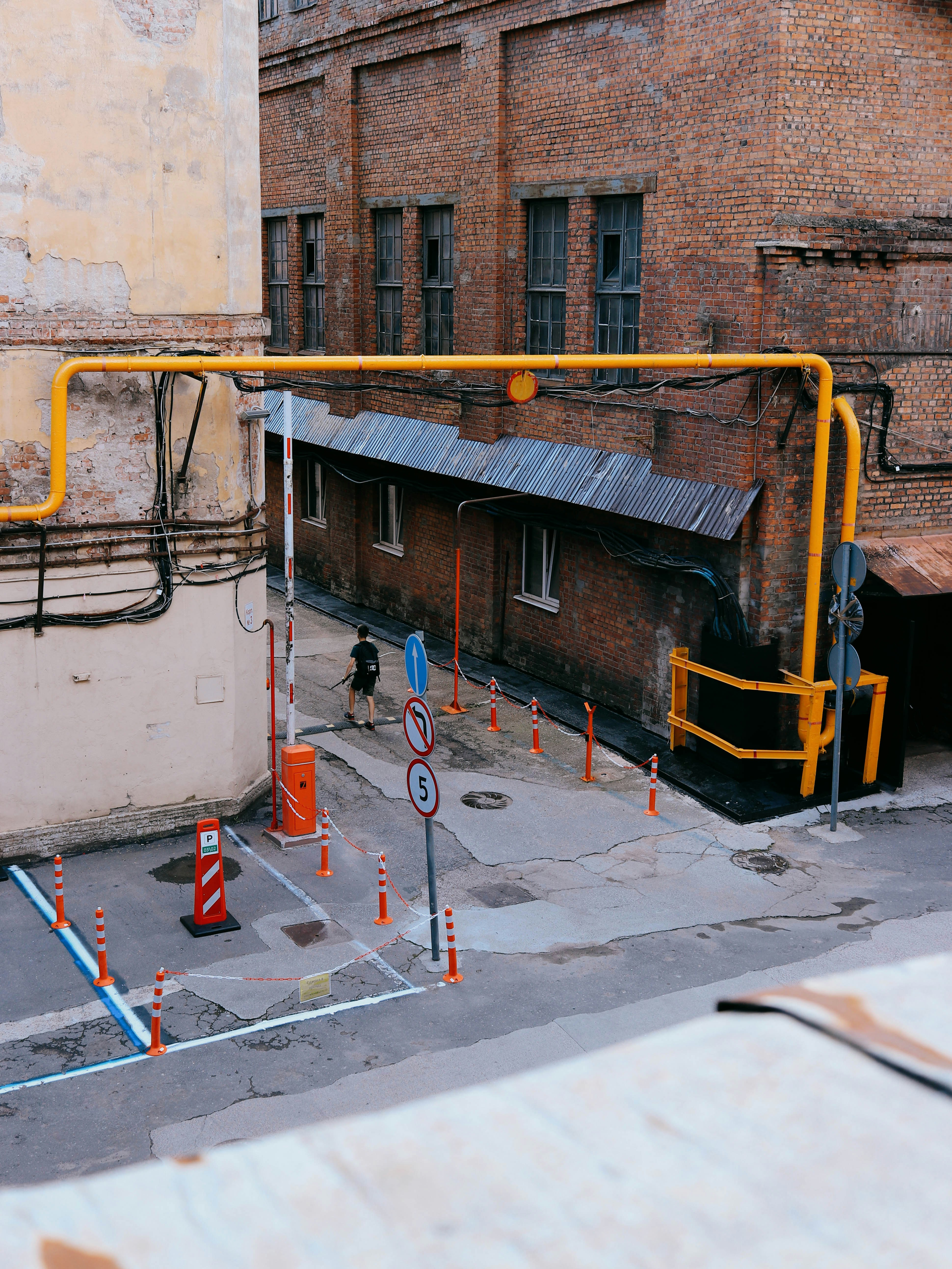 A building under construction photo – Free Human Image on Unsplash