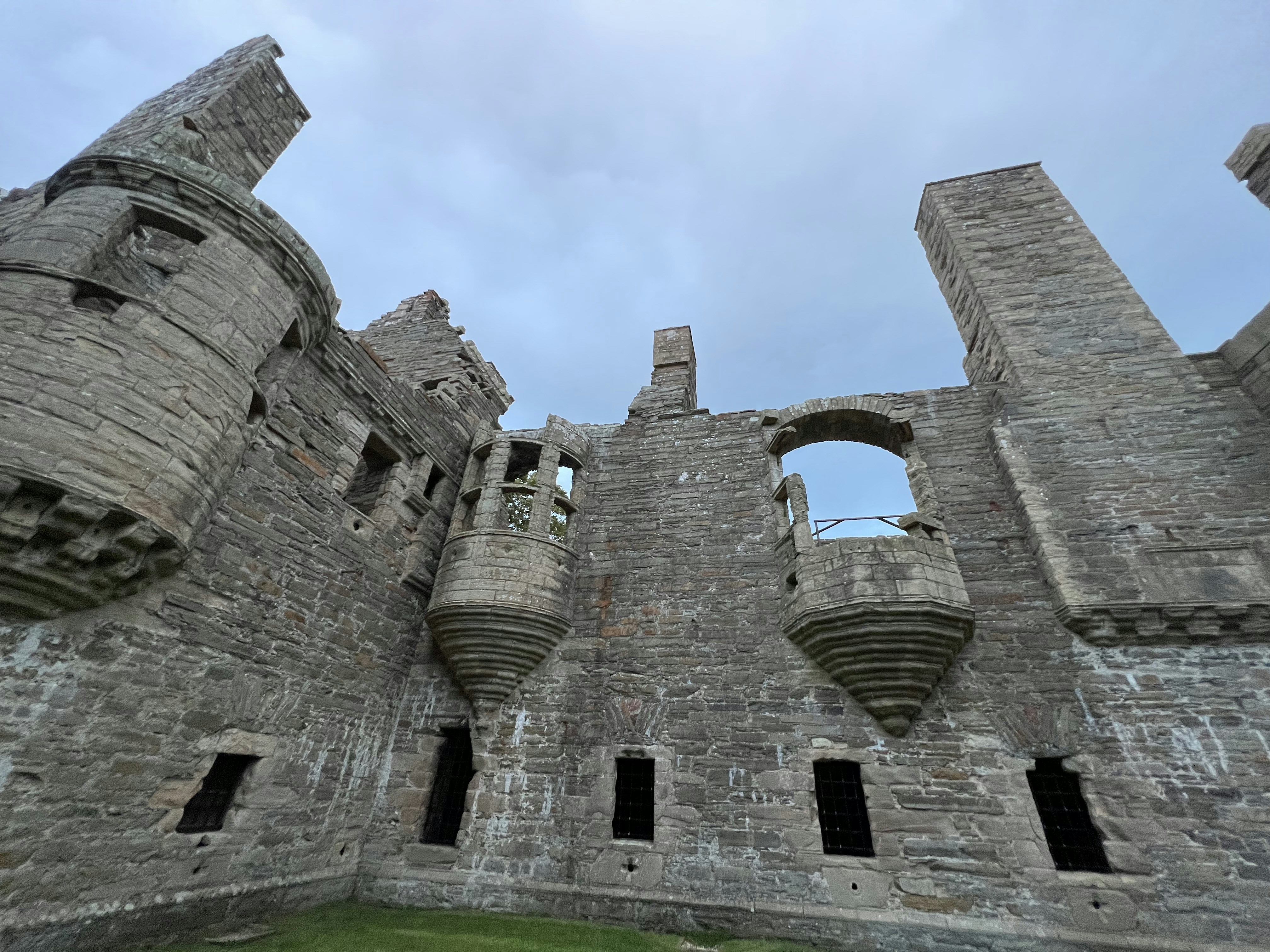 A stone castle with windows photo – Free Building Image on Unsplash