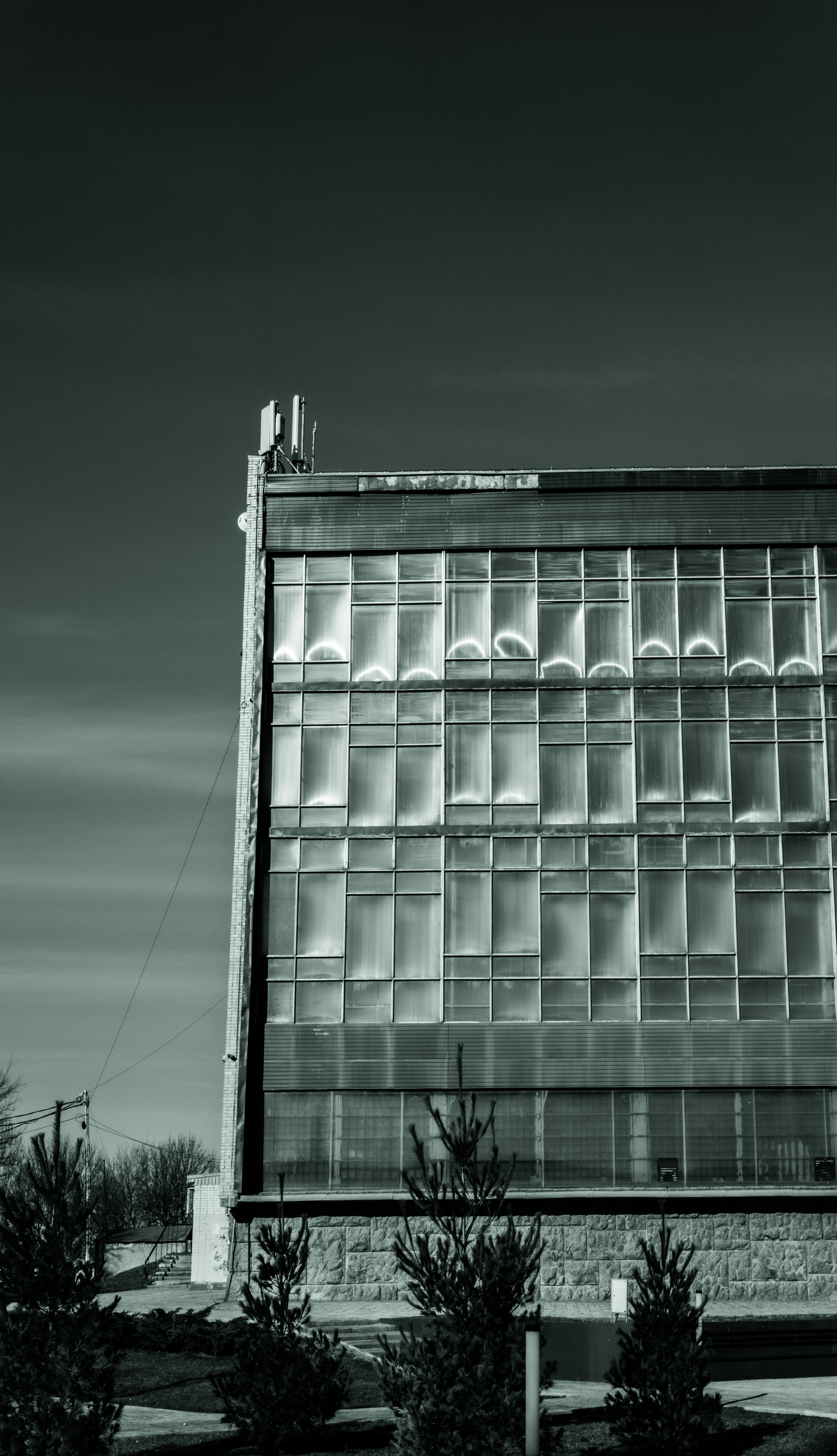 a building with many windows