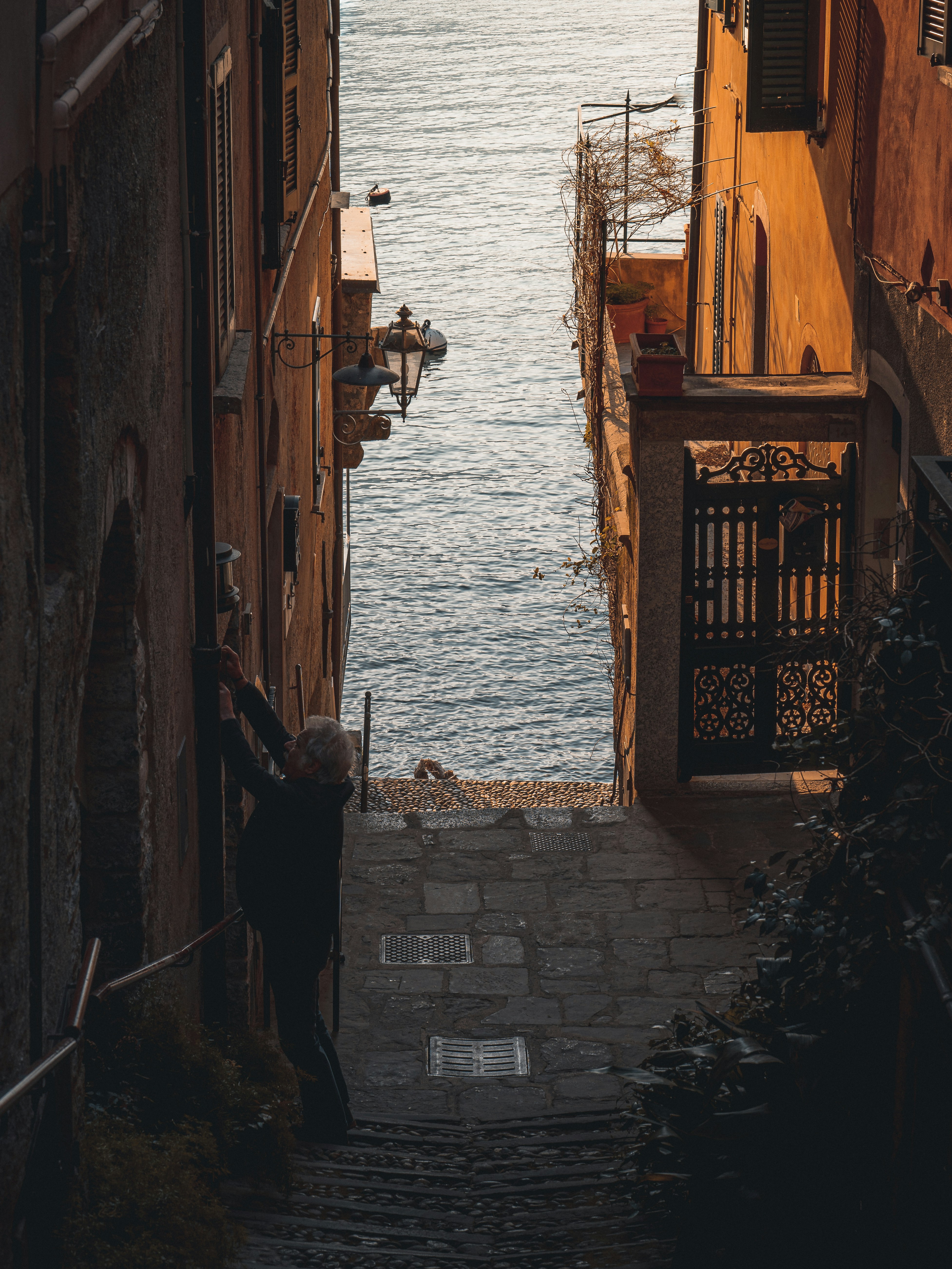 [ Instagram: raph_lop Twitter: @Nefaaarx)]