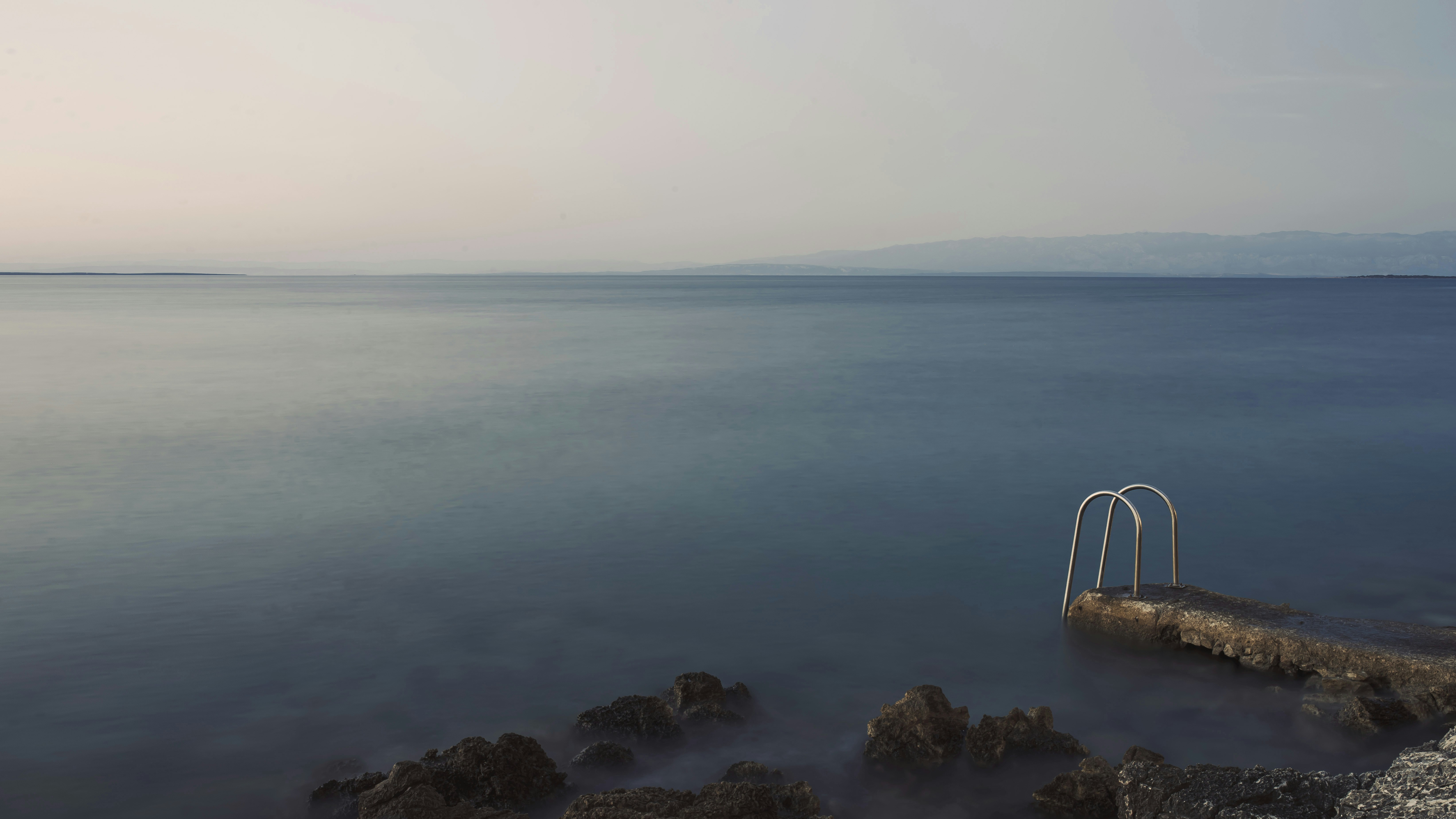 Calm Sea Edge: A Quiet Dusk by the Water