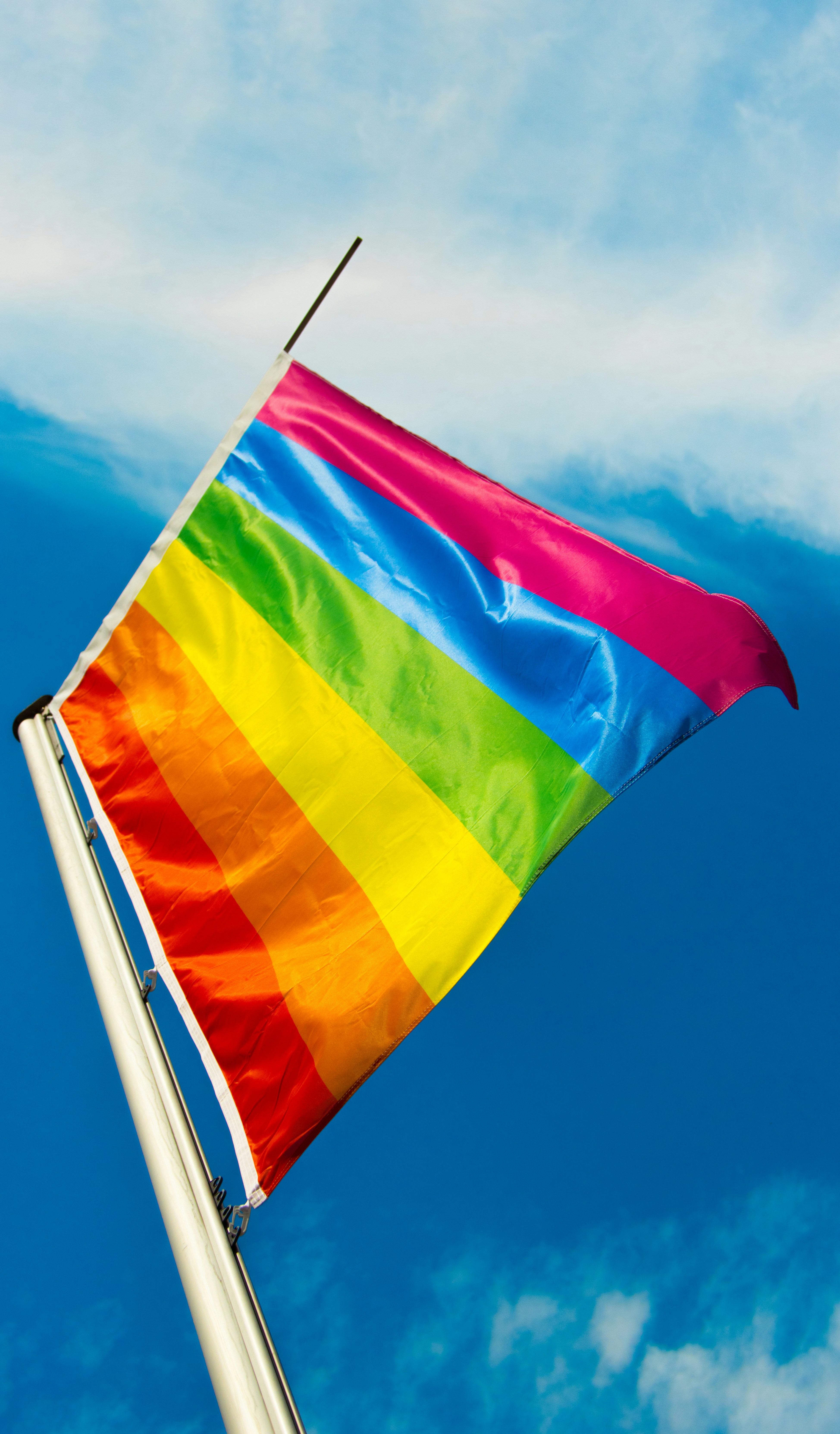 A flag on a pole photo – Free Flag Image on Unsplash