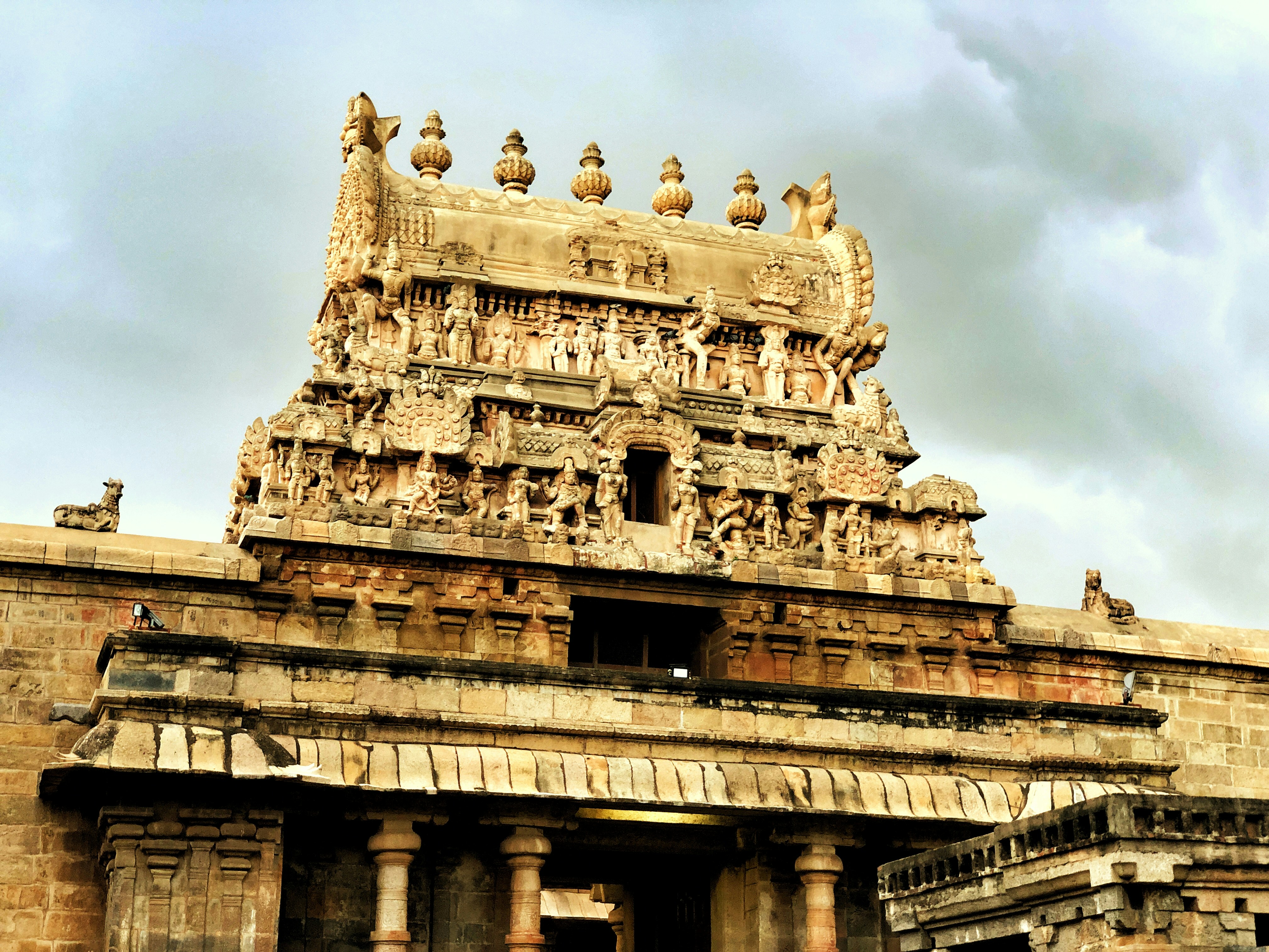 Brihadeeswarar Temple with a tower photo – Free Building Image on Unsplash