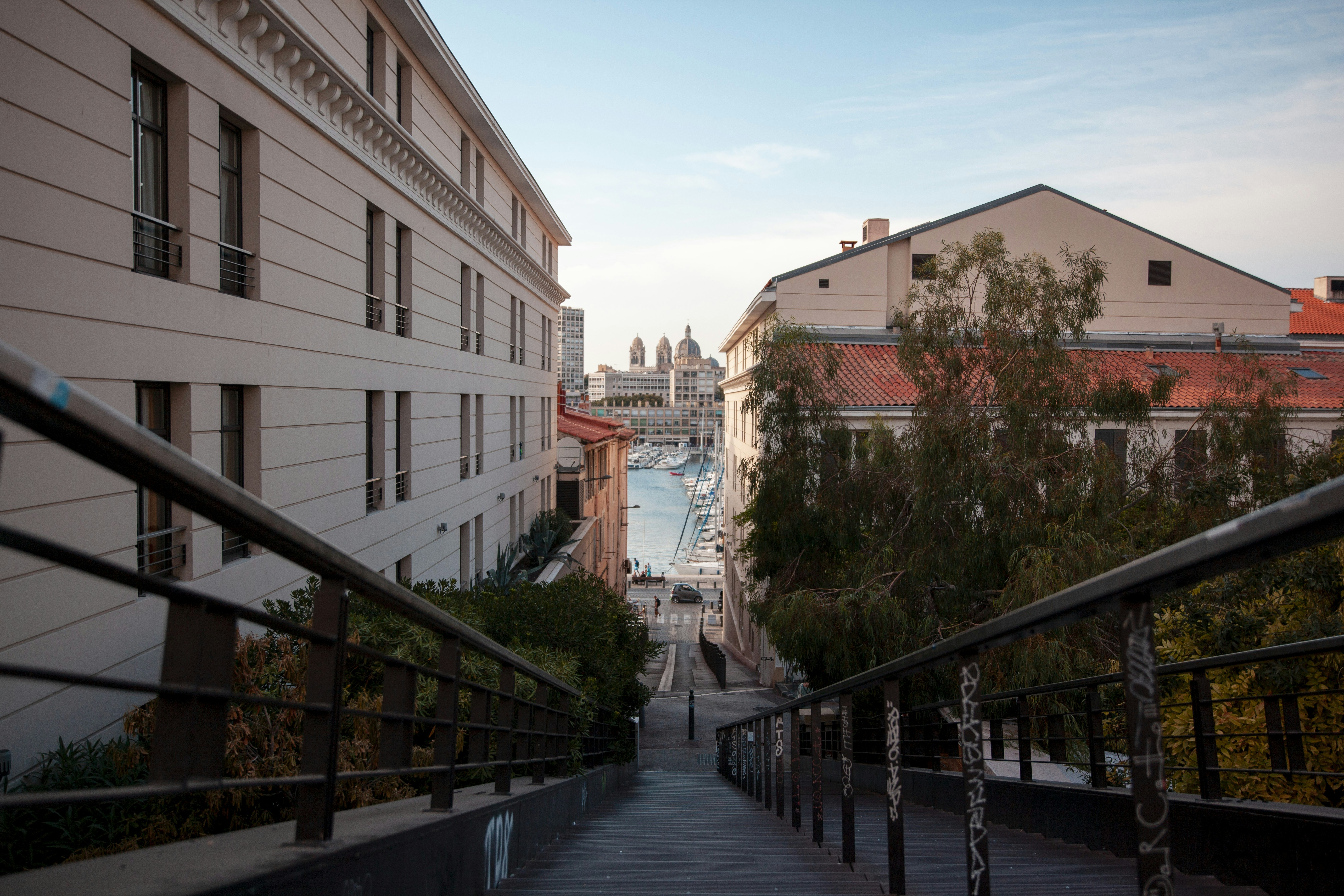 A bridge over a river photo – Free Marseille Image on Unsplash
