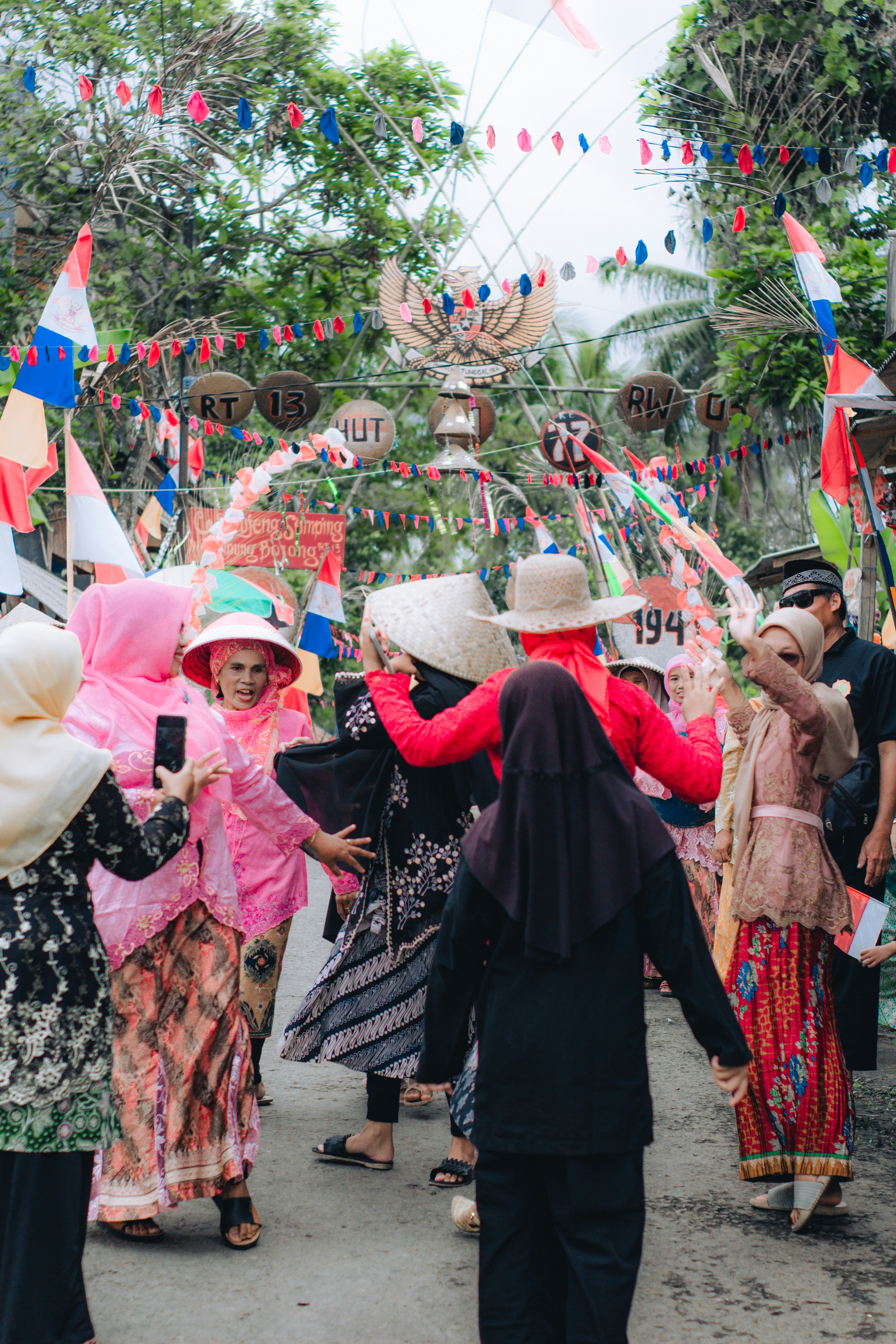 A group of people wearing clothing photo – Free Tasikmalaya Image on ...