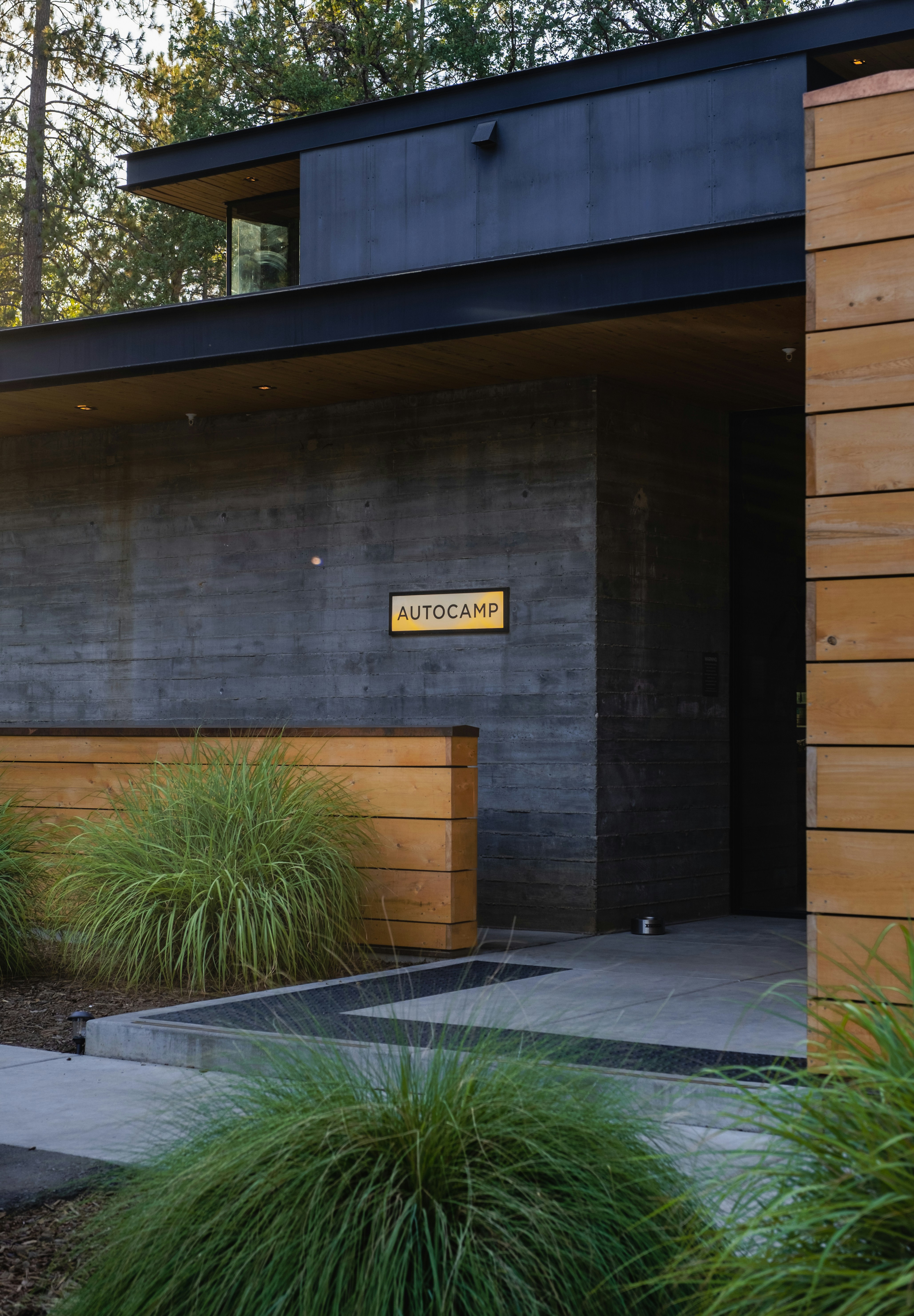 A building with a sign on the front photo – Free Autocamp yosemite ...