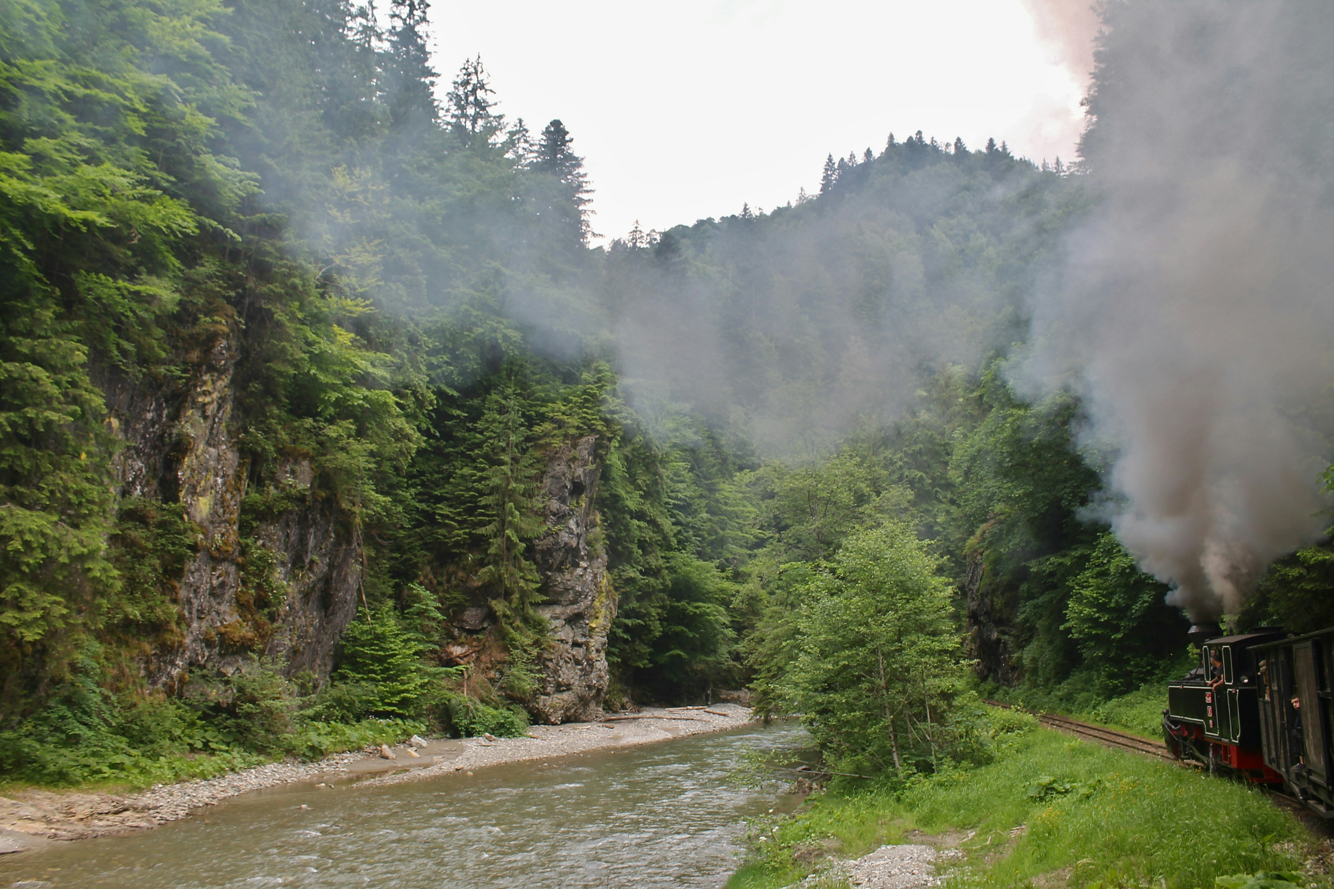 Steam Currents Through the Gorge