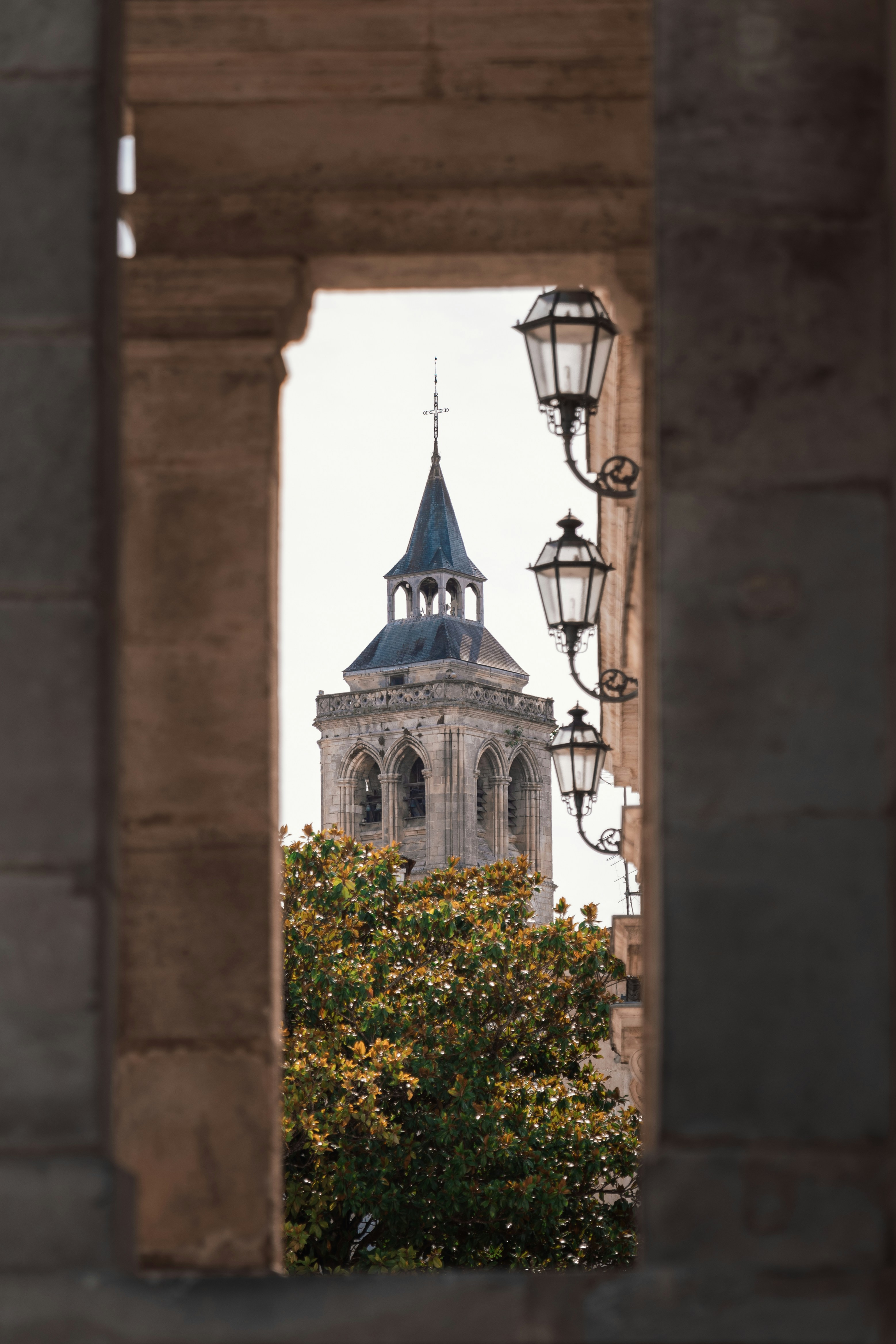 A building with a tower photo – Free Frame Image on Unsplash