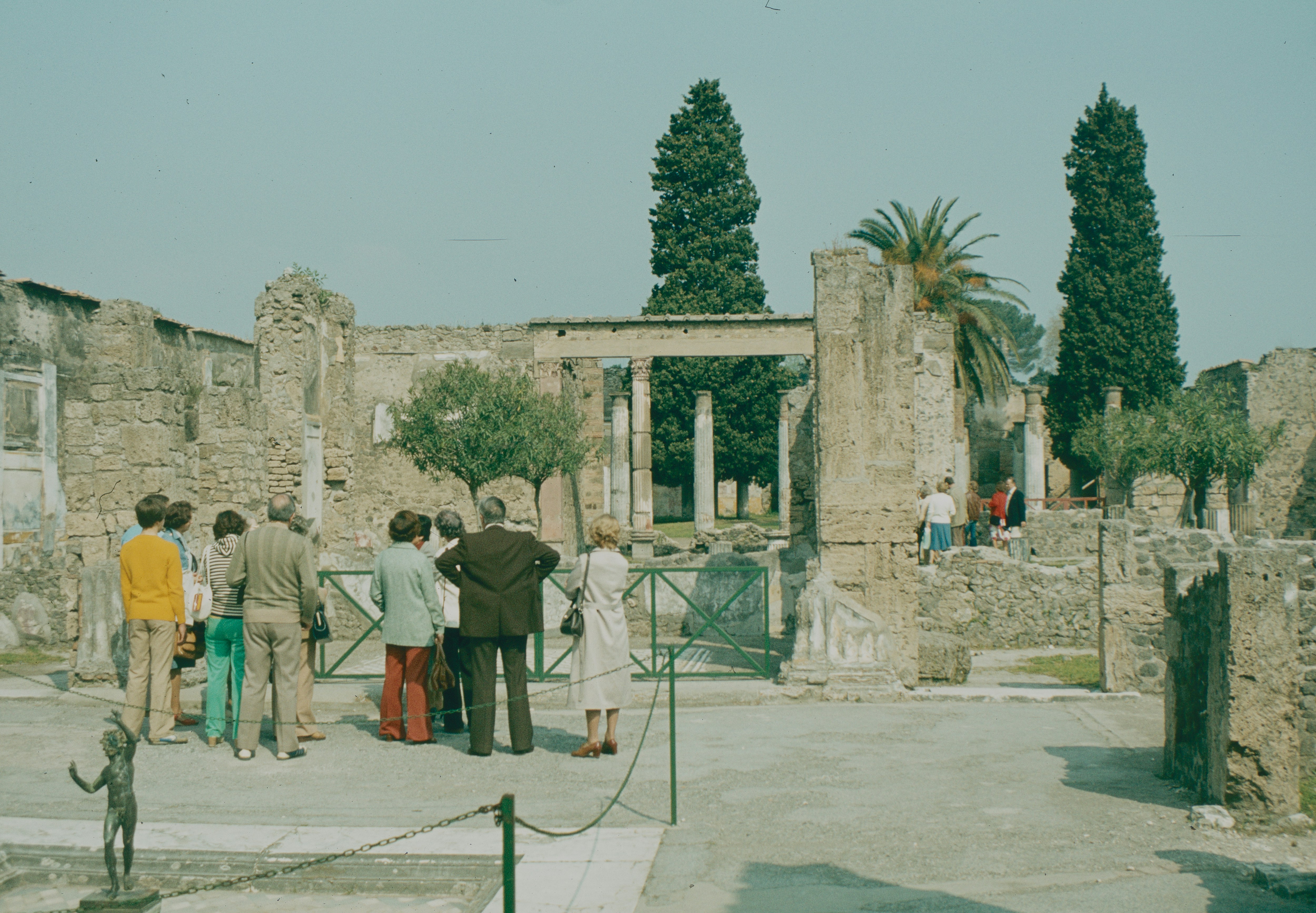 A group of people standing outside a building photo – Free France Image ...