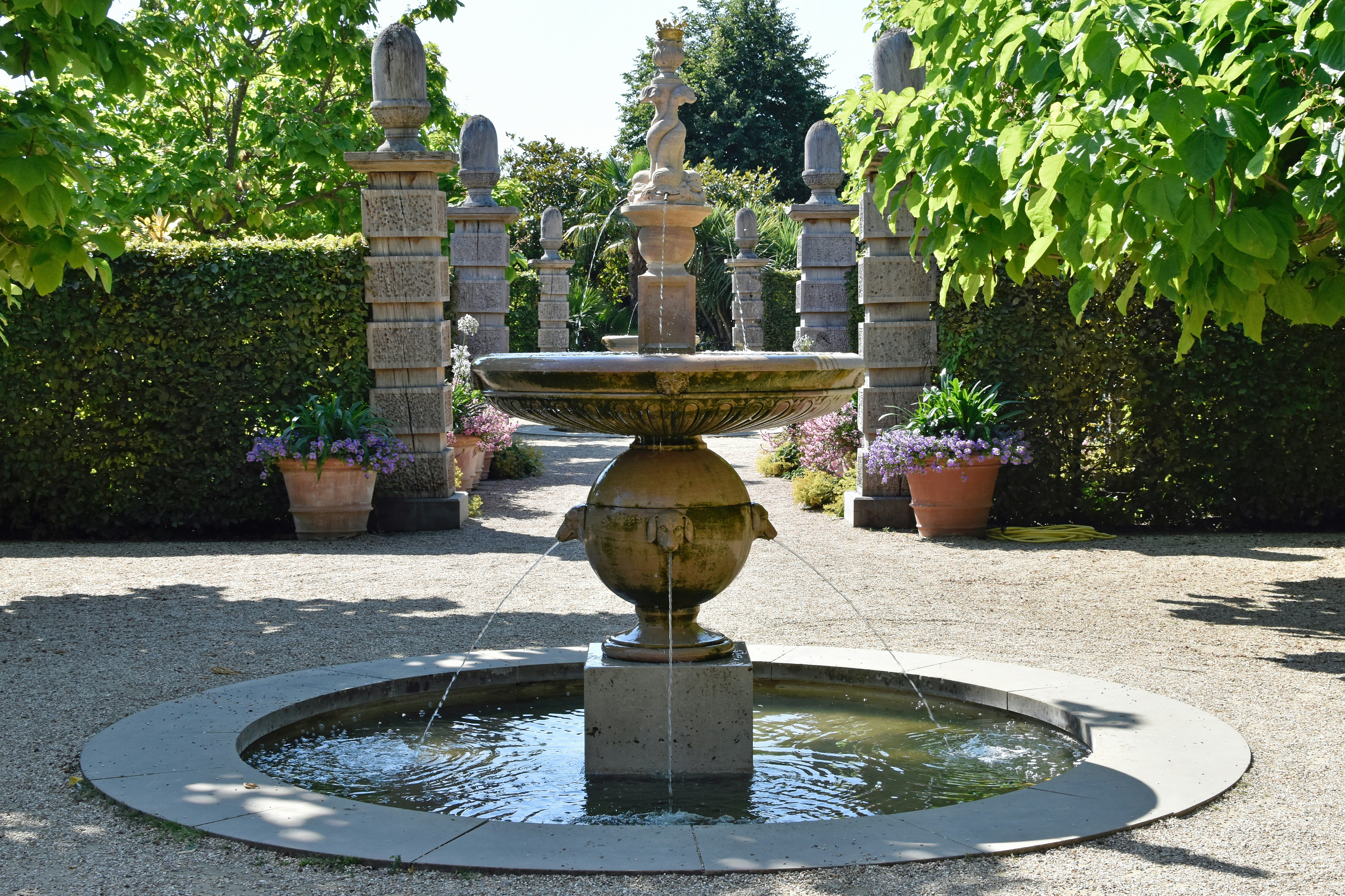 Fontaine Jardin Photos | Télécharger des images gratuites sur Unsplash