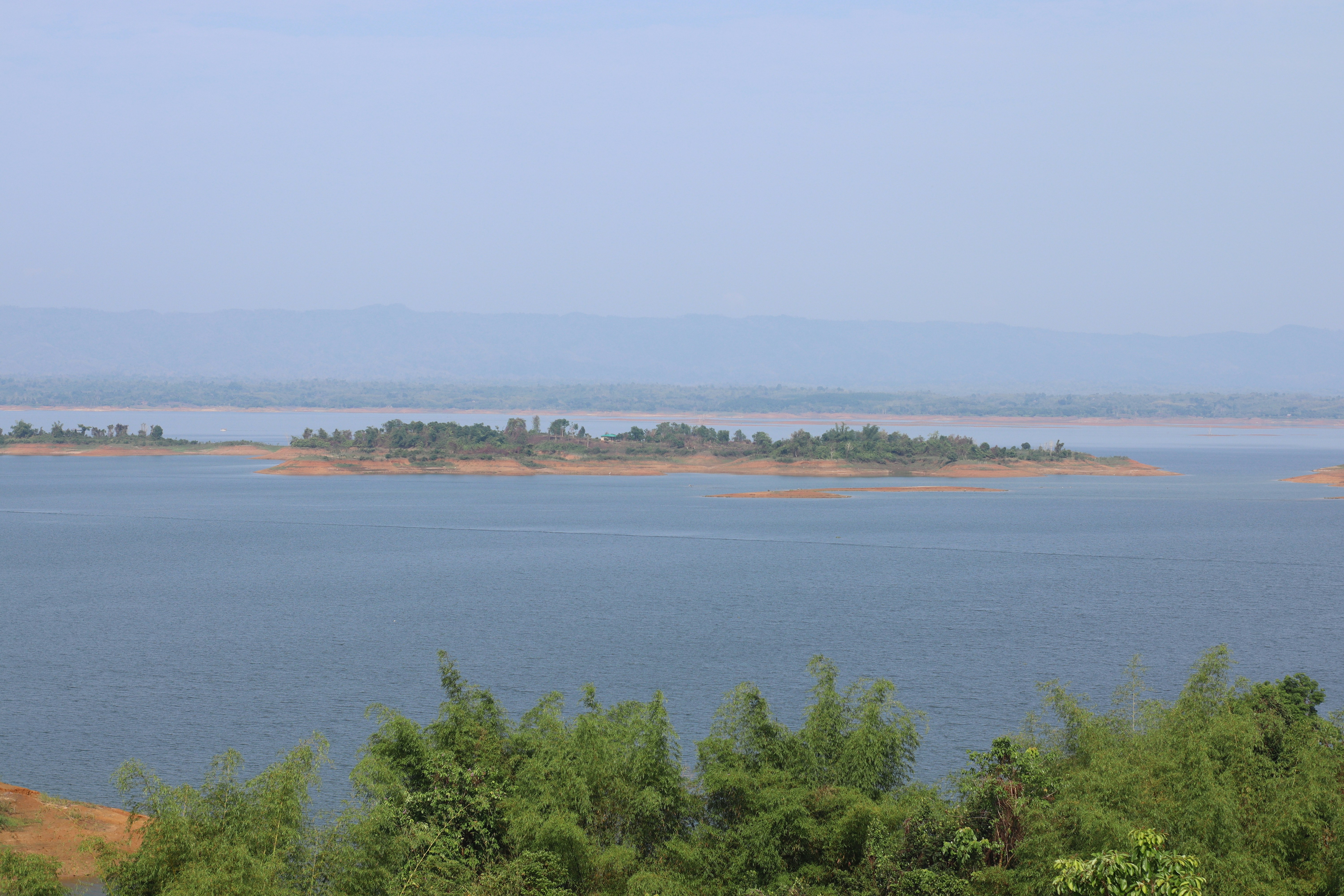 Lac Kaptai Photos | Télécharger des images gratuites sur Unsplash