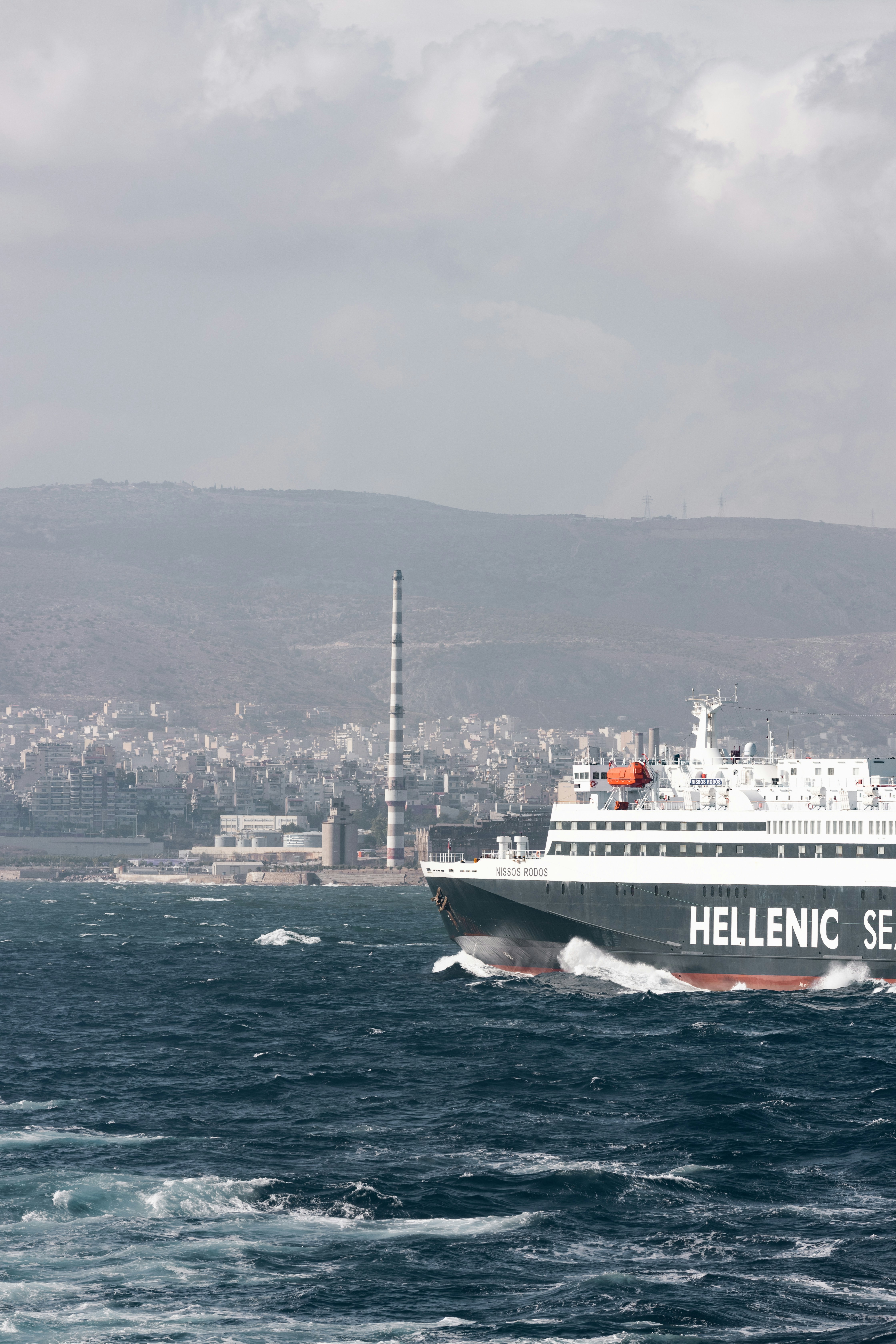 A large ship sailing in the water photo – Free Grey Image on Unsplash