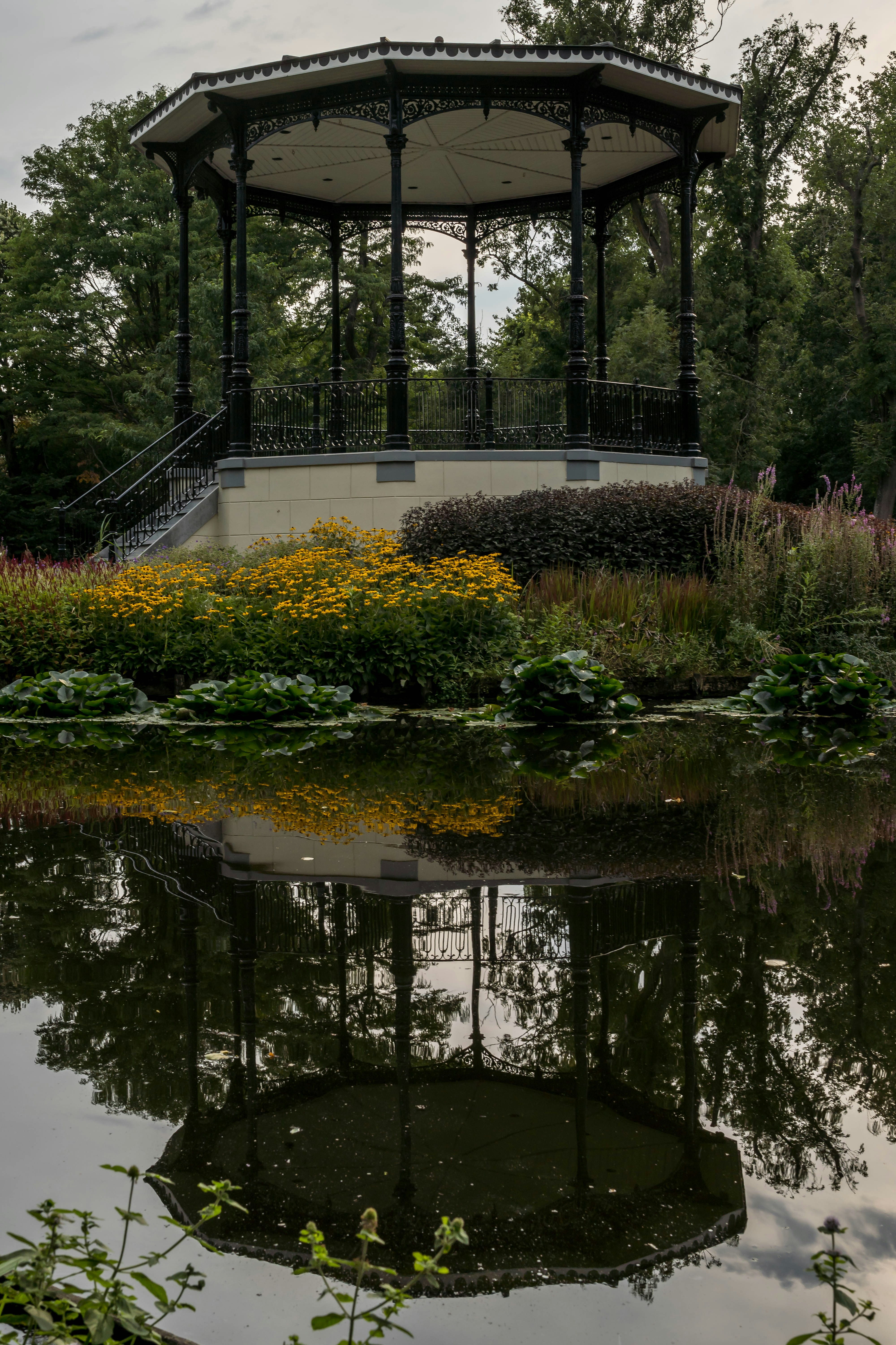 A gazebo over a pond photo – Free Amsterdam Image on Unsplash