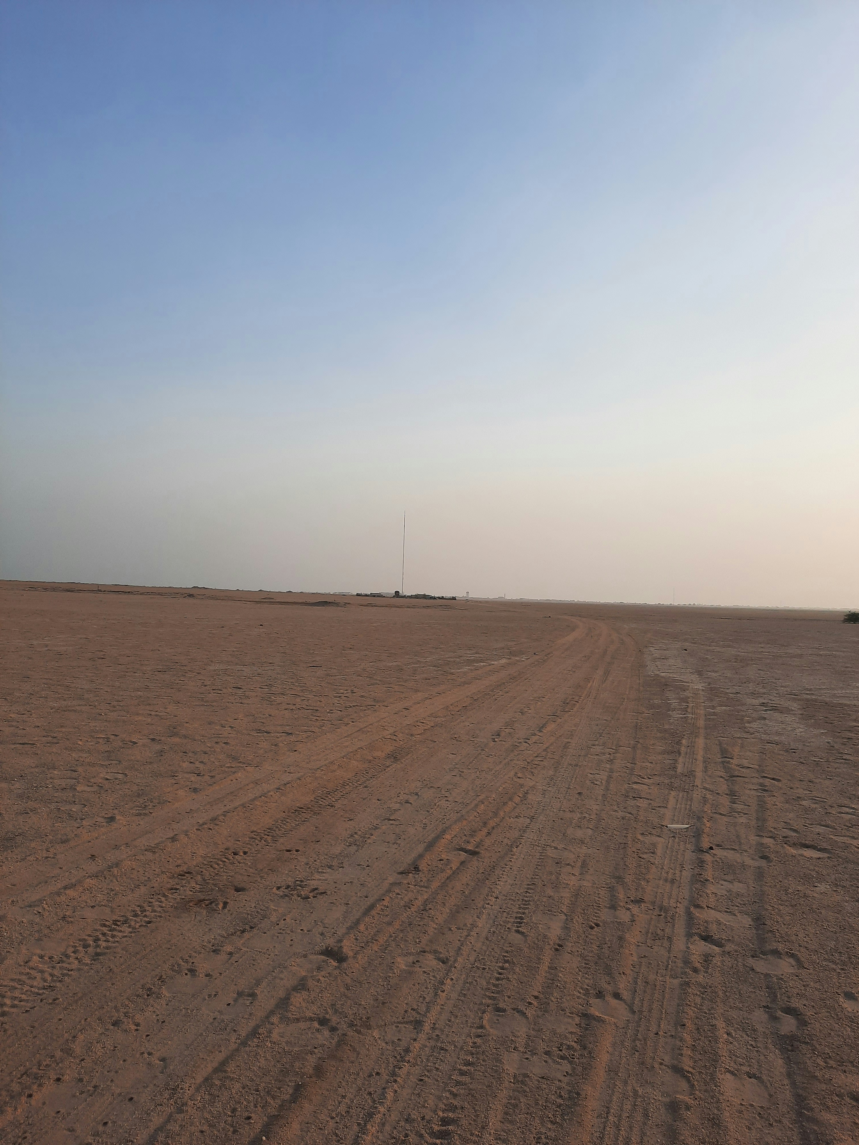 A large dirt field photo – Free Desert Image on Unsplash