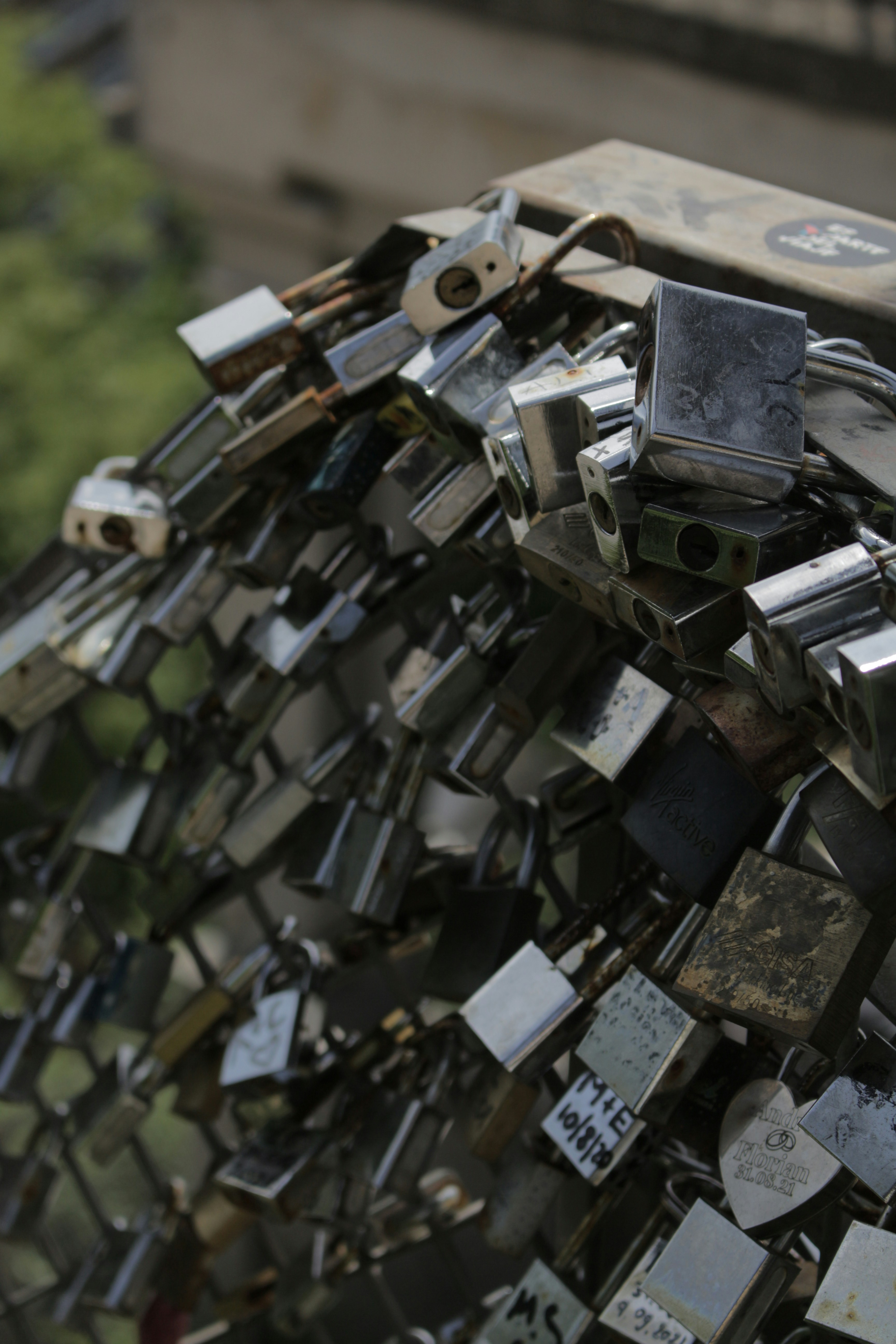 A large pile of locks photo – Free Perugia Image on Unsplash