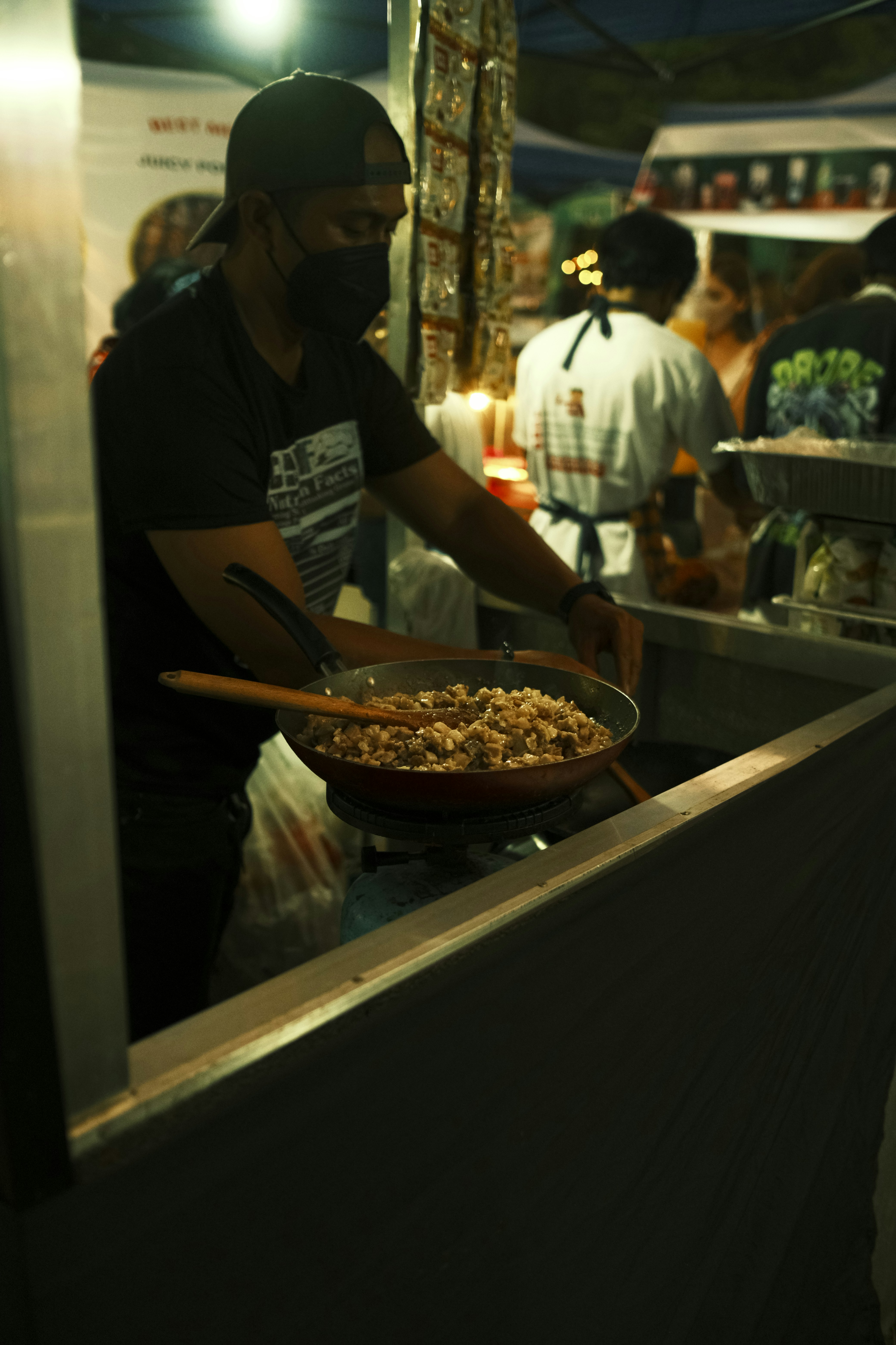 Streetside Sizzle: Night Market Pan-Fry Under Neon Glow