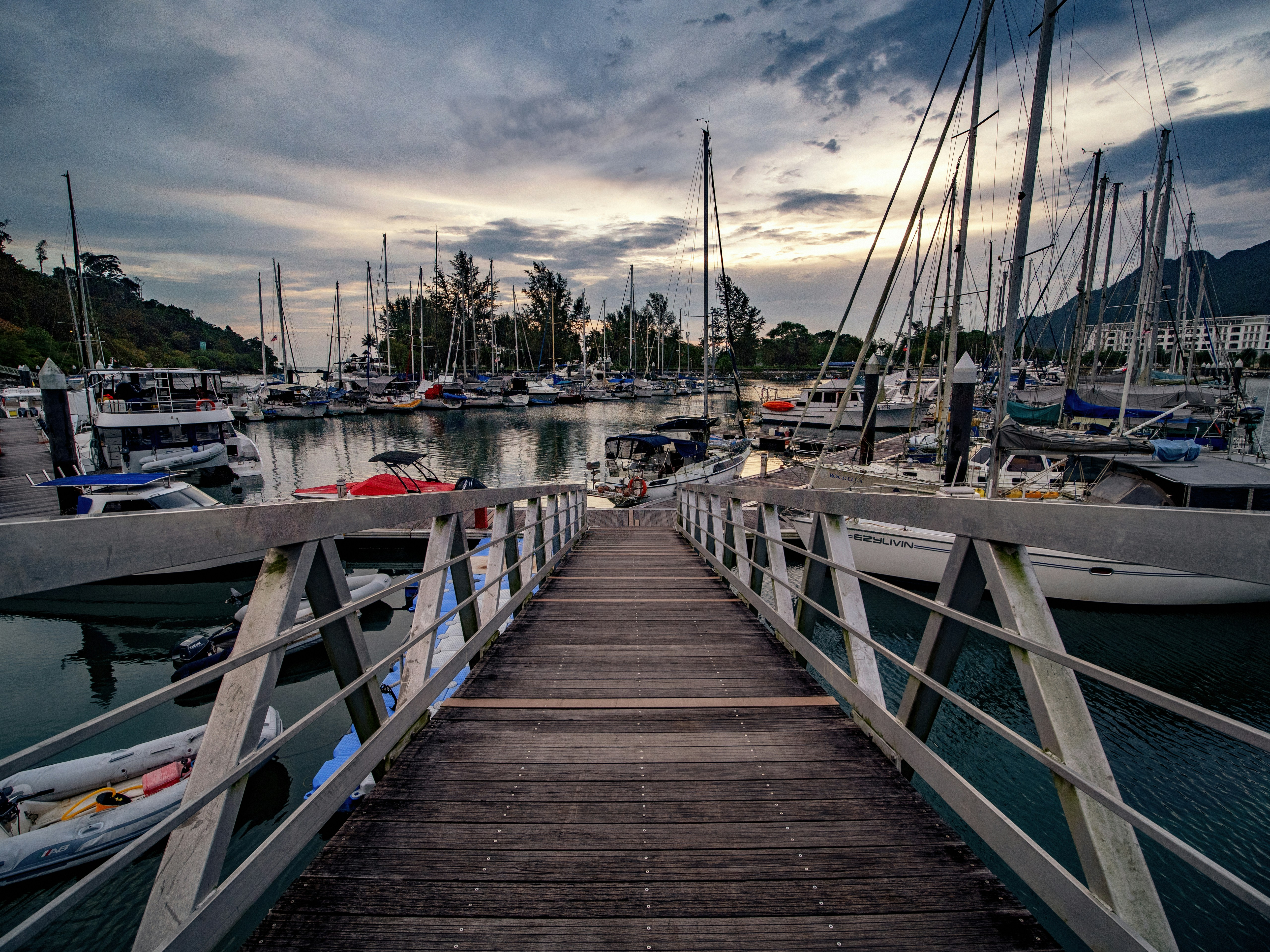 A dock with many boats photo – Free Port Image on Unsplash
